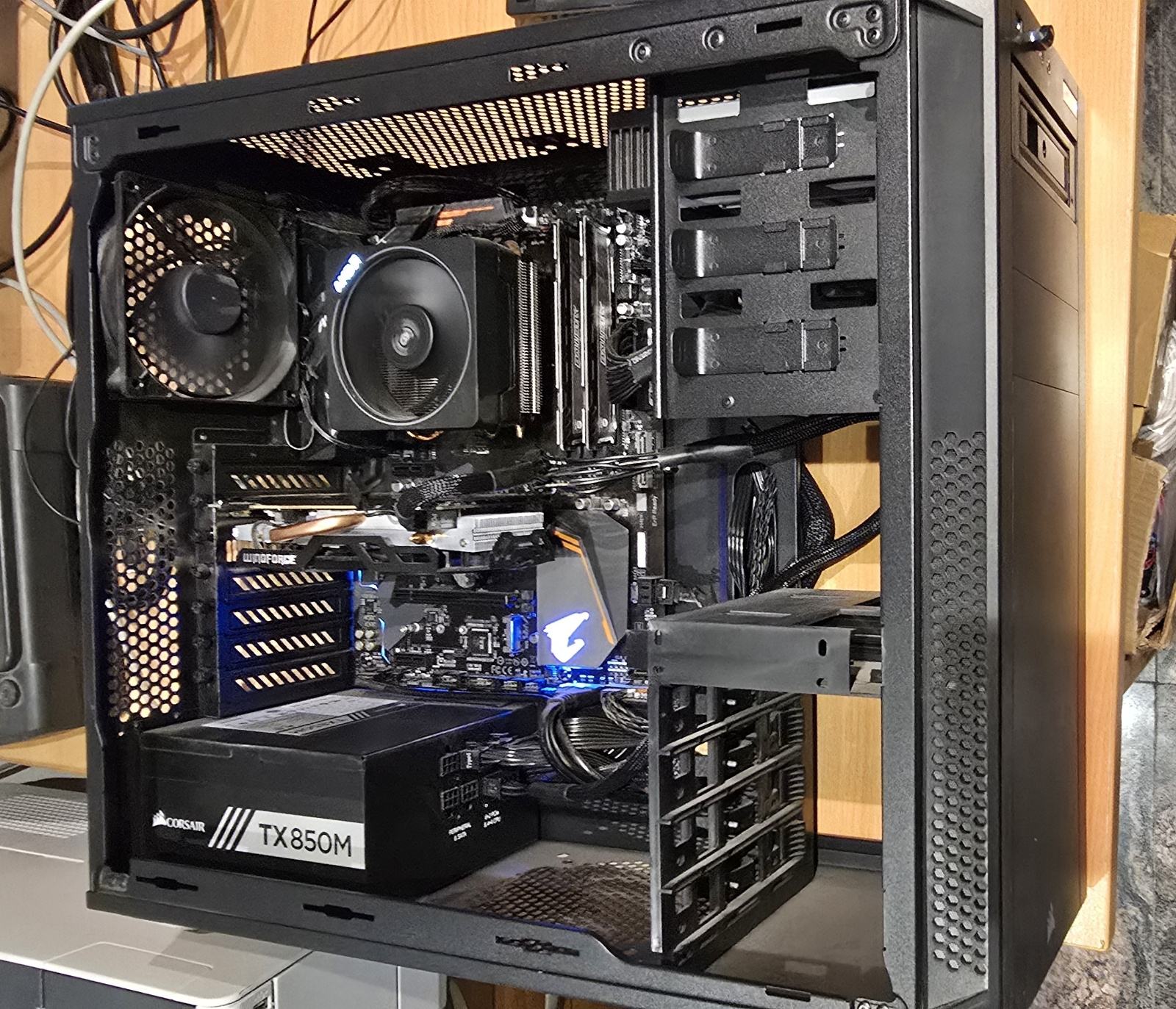 GAMING PC RYZEN 1800X 4GHz/32GB RAM/512 SSD/R7 370