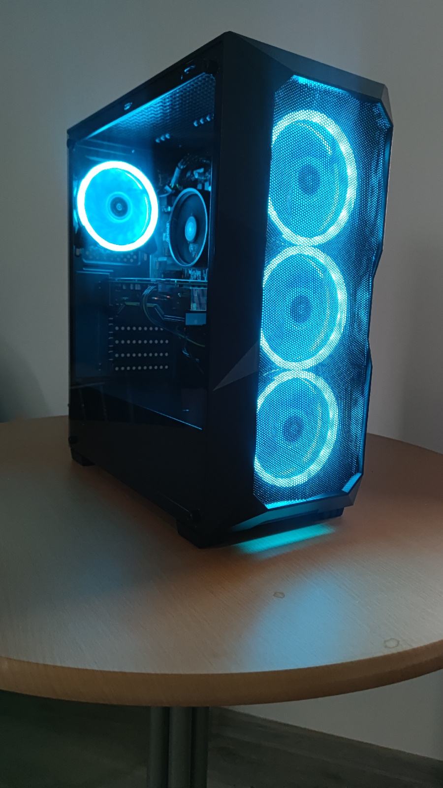 Gaming pc Ryzen 7 2700, GTX 1080 8gb, 16gb ddr4, SSD 500gb
