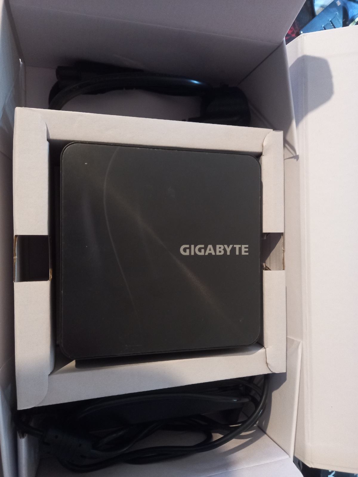 Gigabyte Brix GB-BRR7H-4800- AMD Ryzen 7 4800U-16GBRAM-480GB SSD
