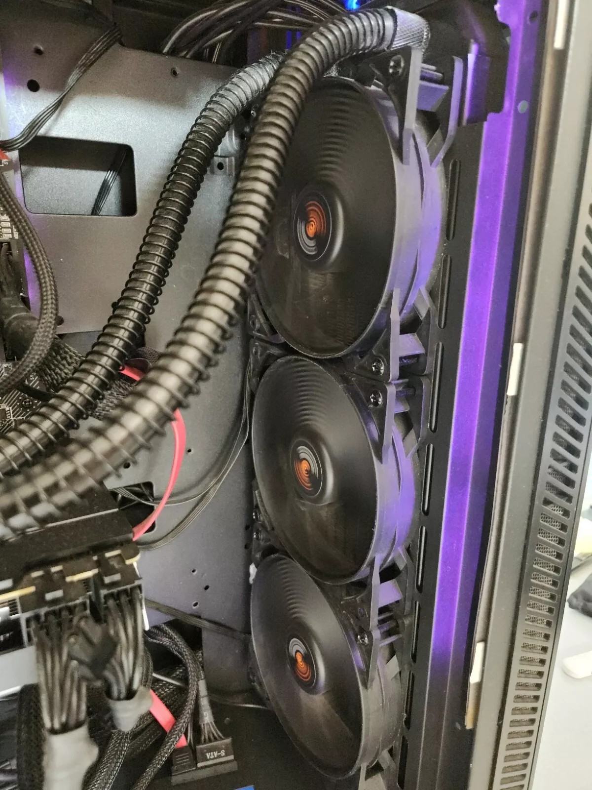 High-Performance Gaming PC - BeQuiet, MSI, AMD Ryzen 5 3600X, RTX 2070