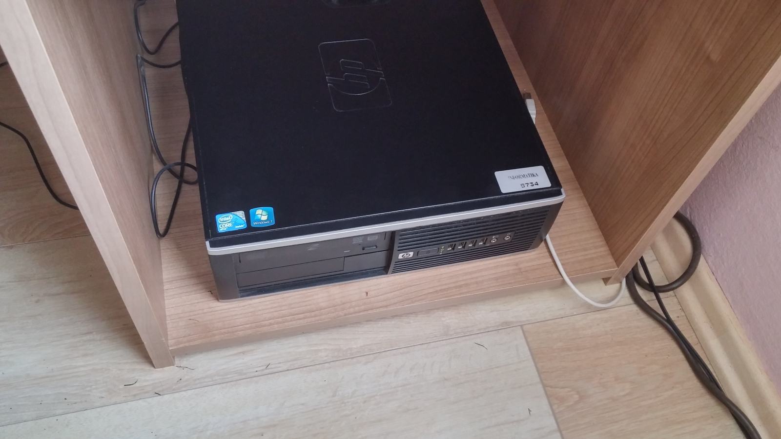 HP Compaq 8000 Elite SFF PC+ monitor HP LE1901w