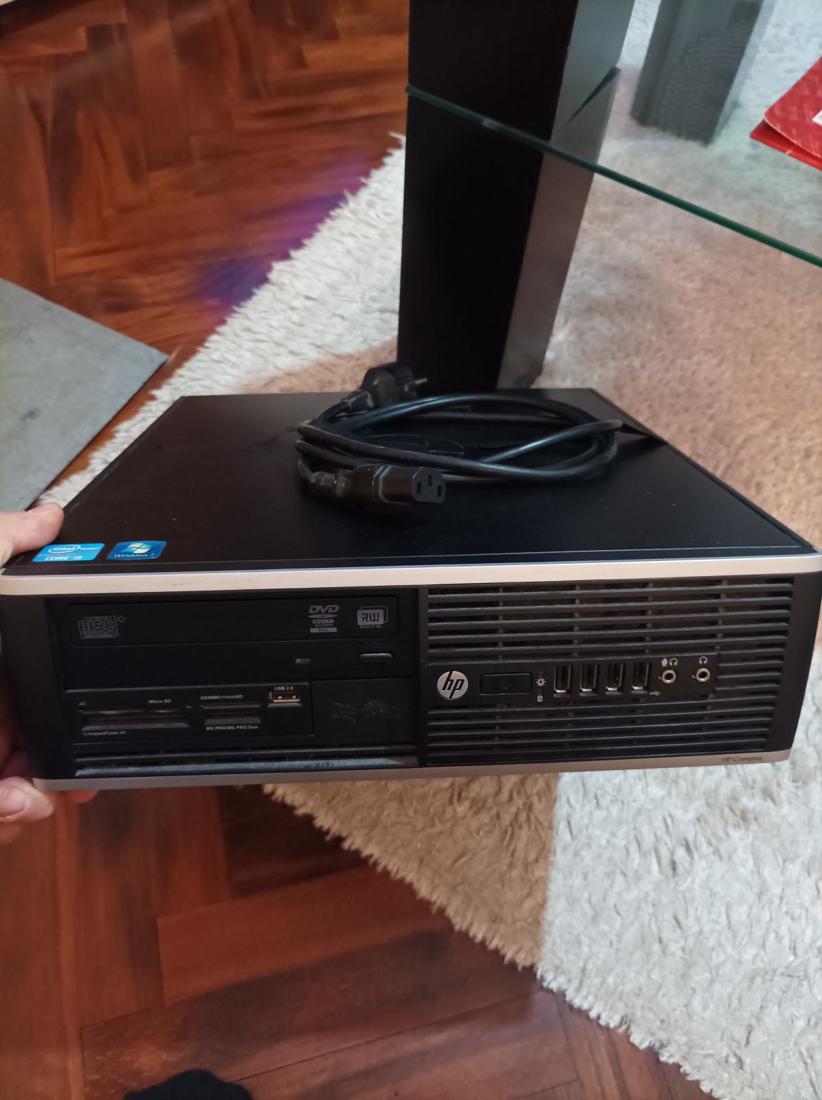 Hp kompjuter s printerom, mišom i tipkovnicom