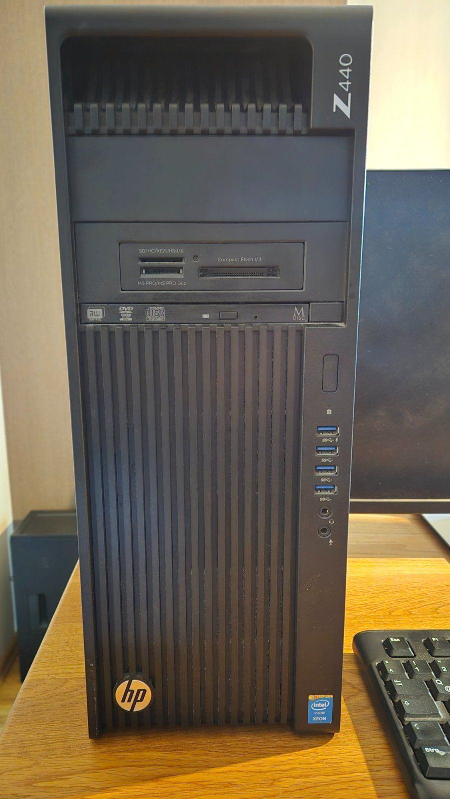 HP Z440 Workstation - 32GB DDR4 Quardro K4200 4GB DDR5