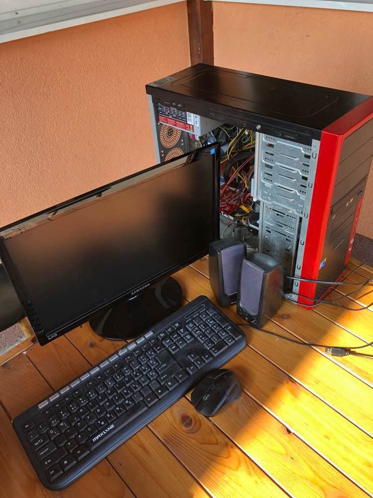 Komplet PC racunalo + monitor + tipkovnica + mis + novi Windows