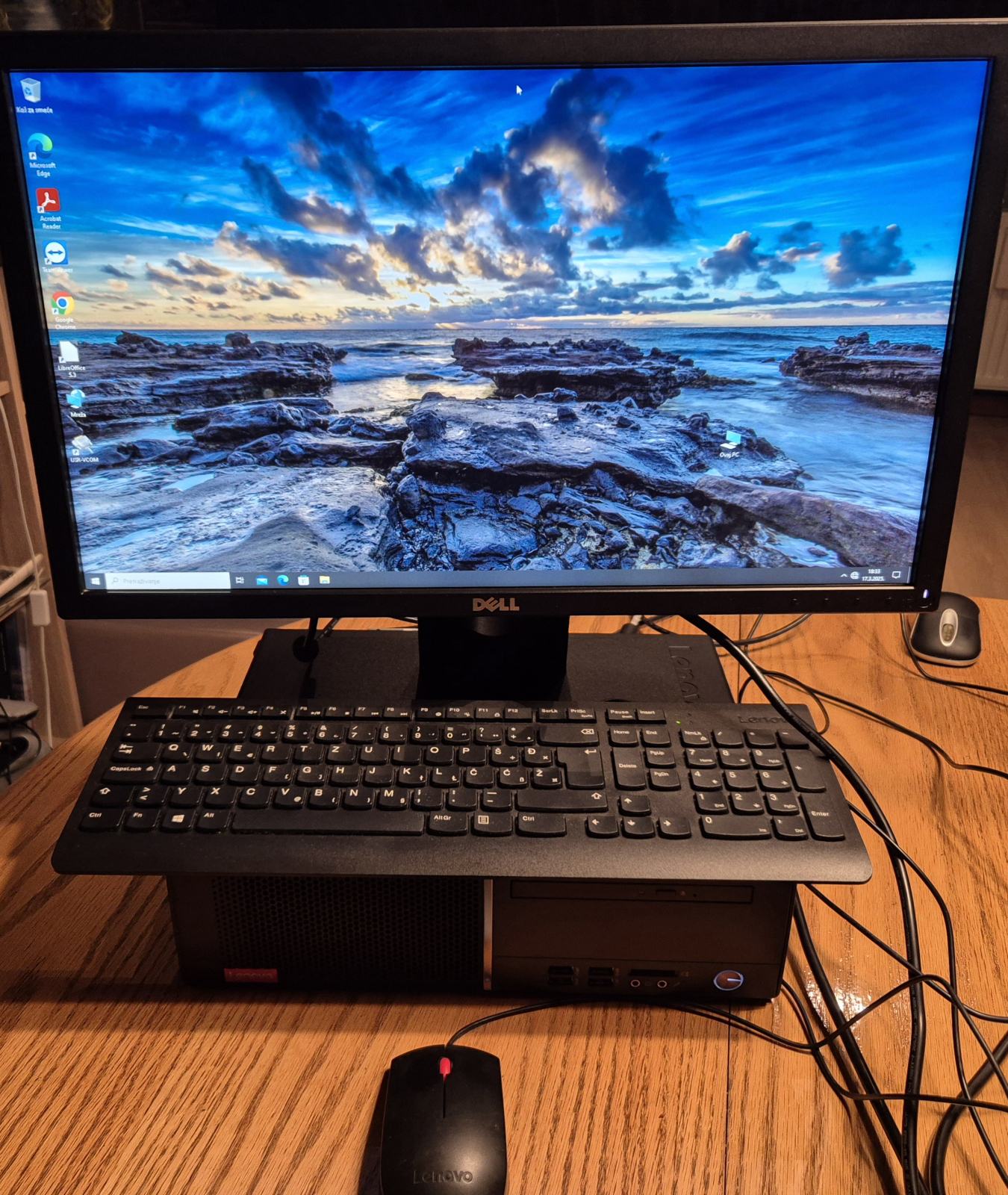 Lenovo V520S-08IKL Desktop i monitor Dell E2216H