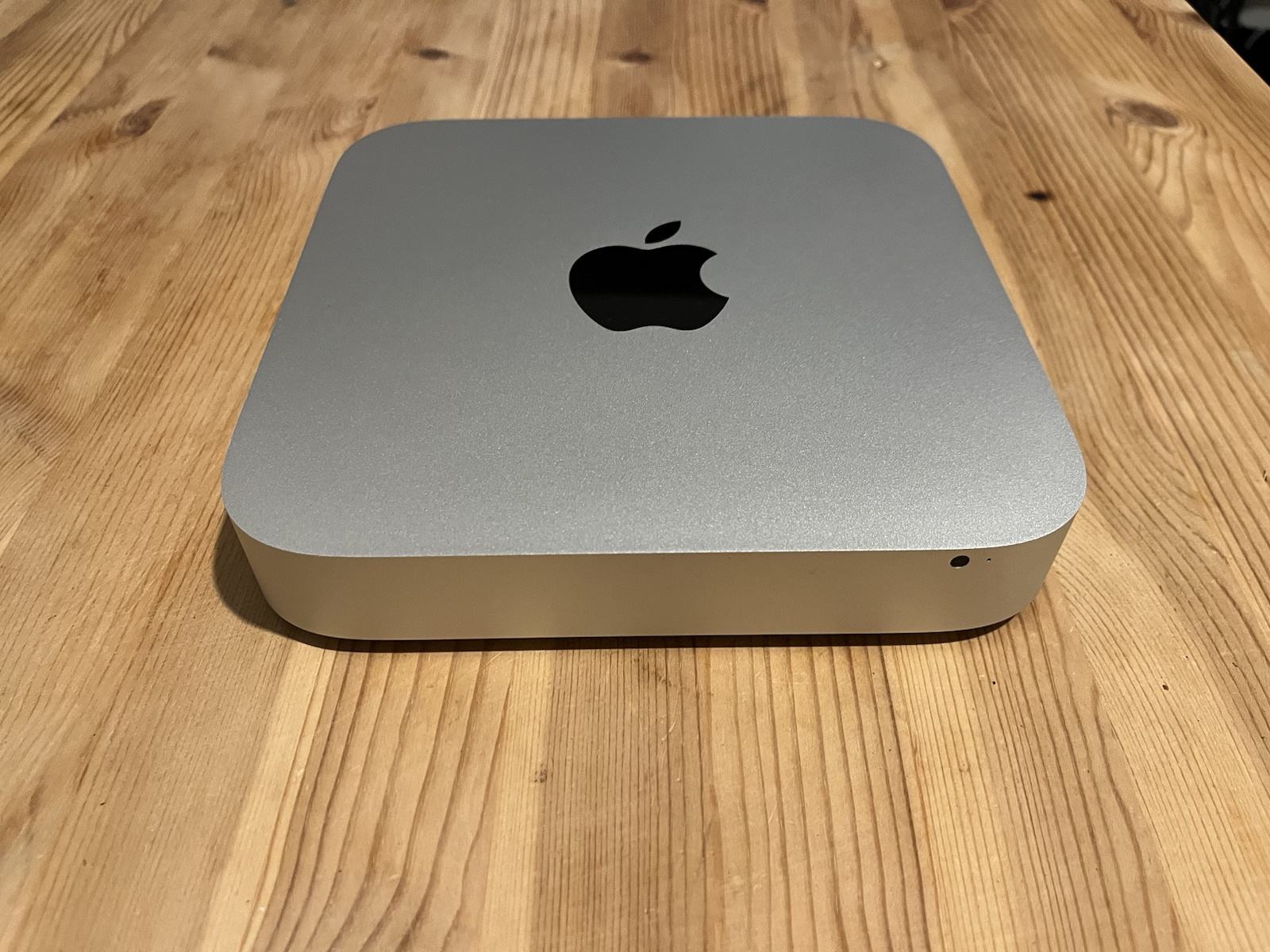 Mac mini Late 2012 i5 SSD + Apple tipkovnica