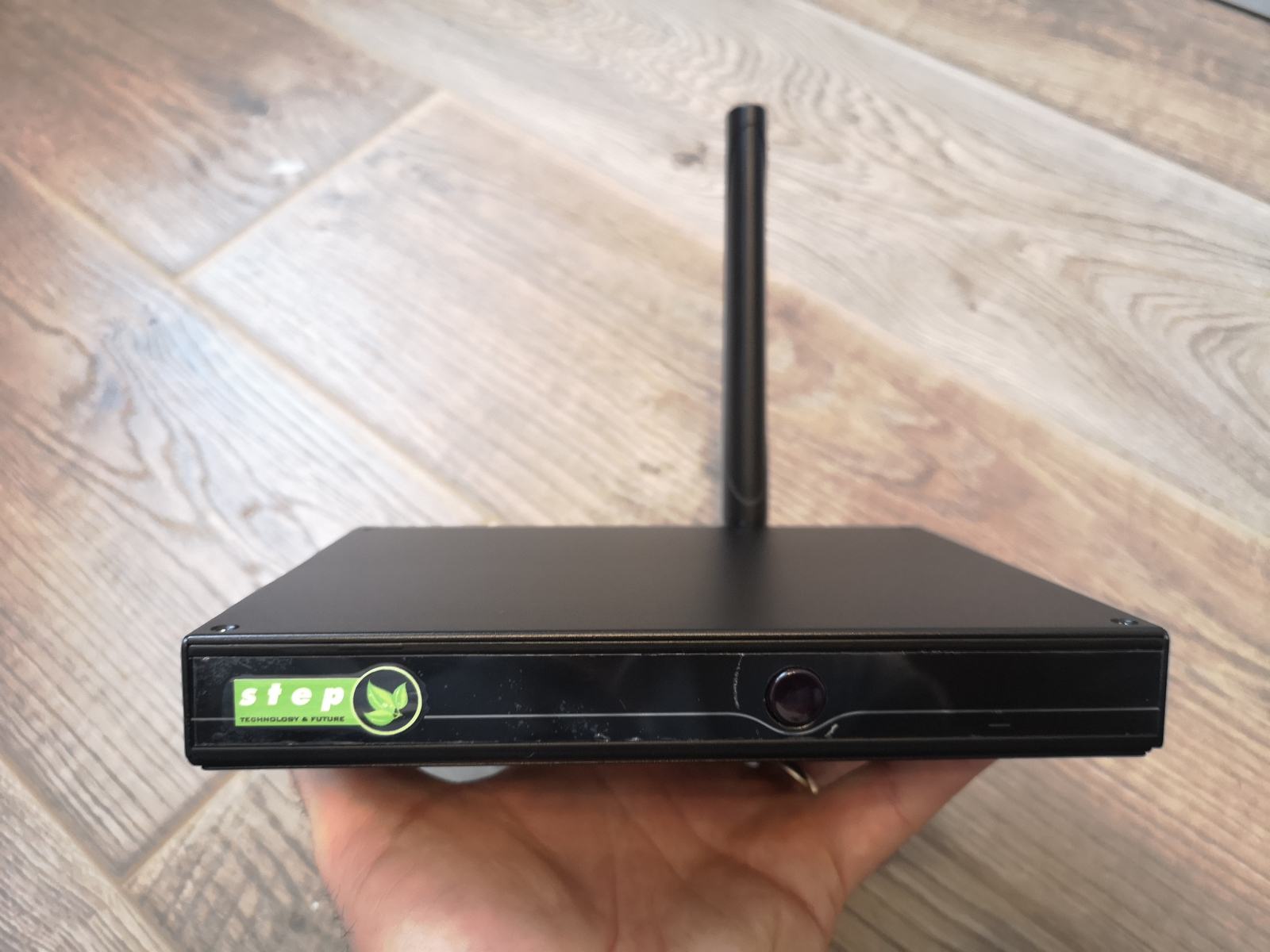 Mini računalo i5-6200,4GB DDR3, 120Gb SSD, UMTS modem