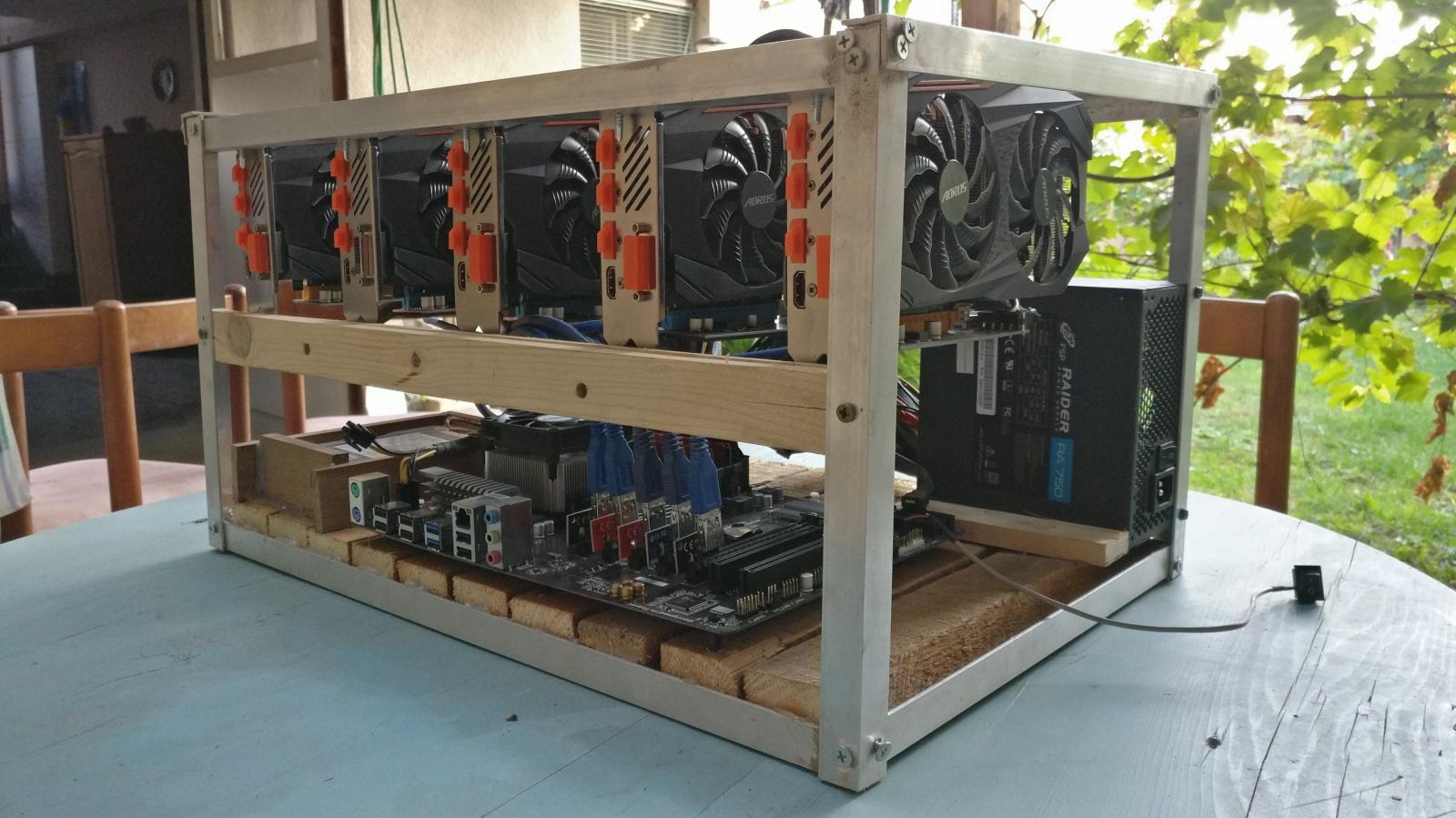 Mining rig (140 Mh/s ETH) Gigabyte RX 570 Aorus