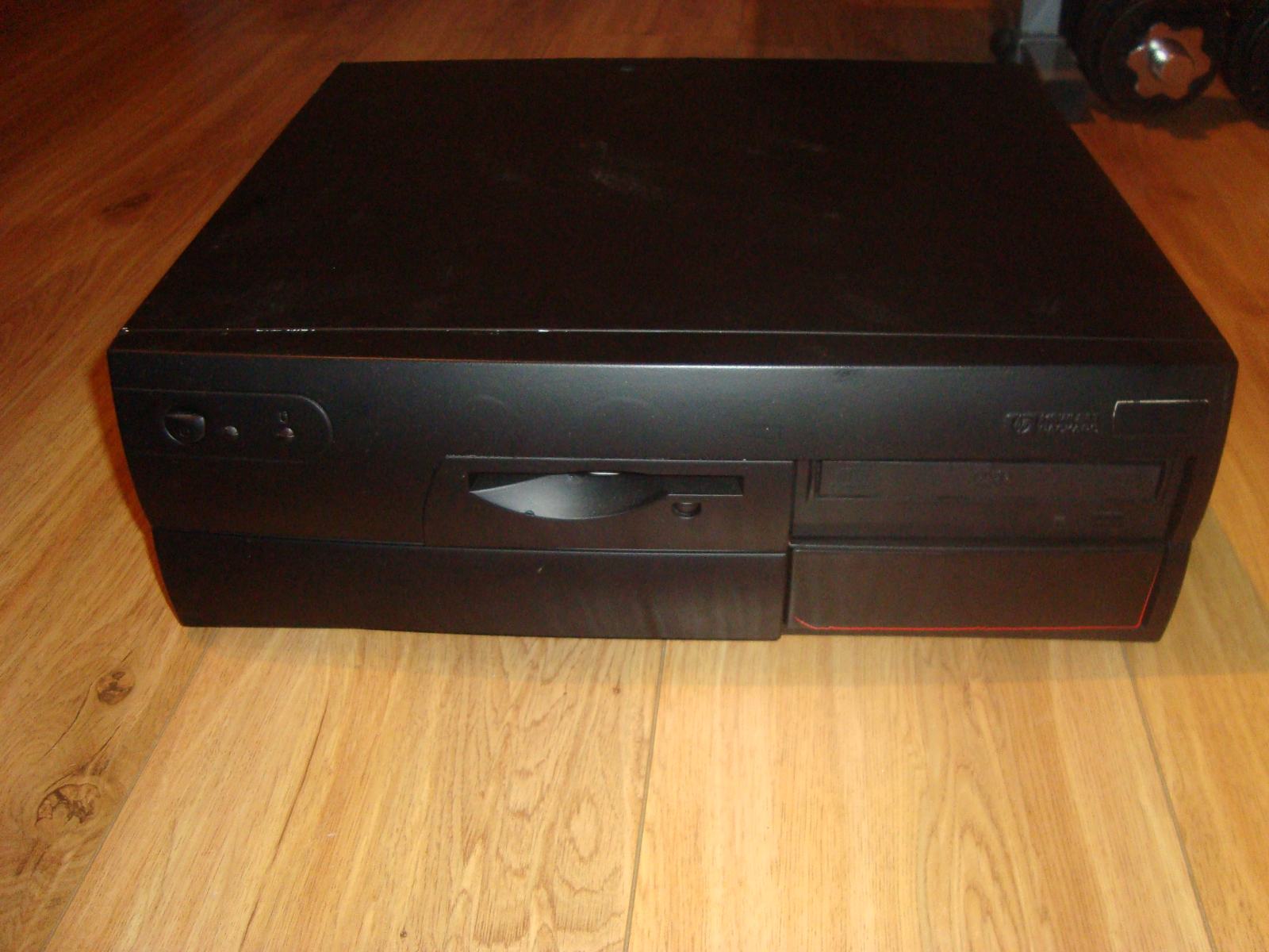 PC AMD Athlon XP 2500+, 1GB DDR 400, ATI Radeon 9550 PRO