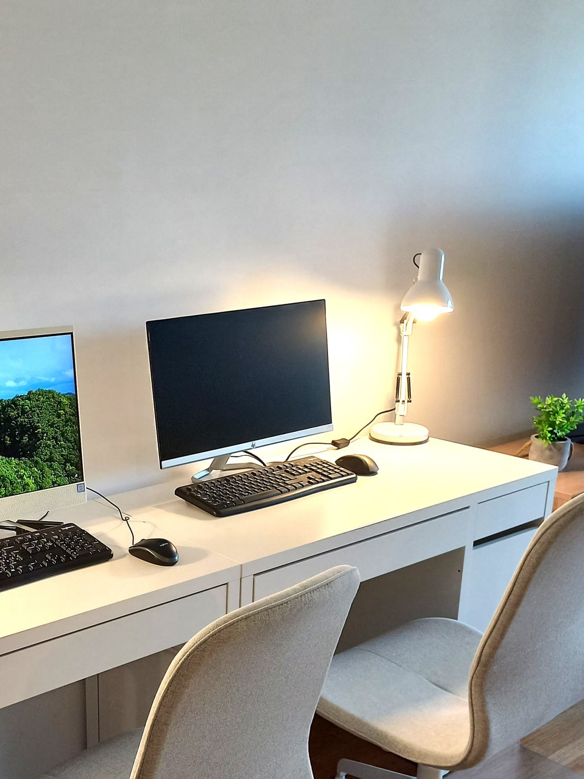 PC + HP LED Monitor + Logitech tipkovnica i miš + POKLON