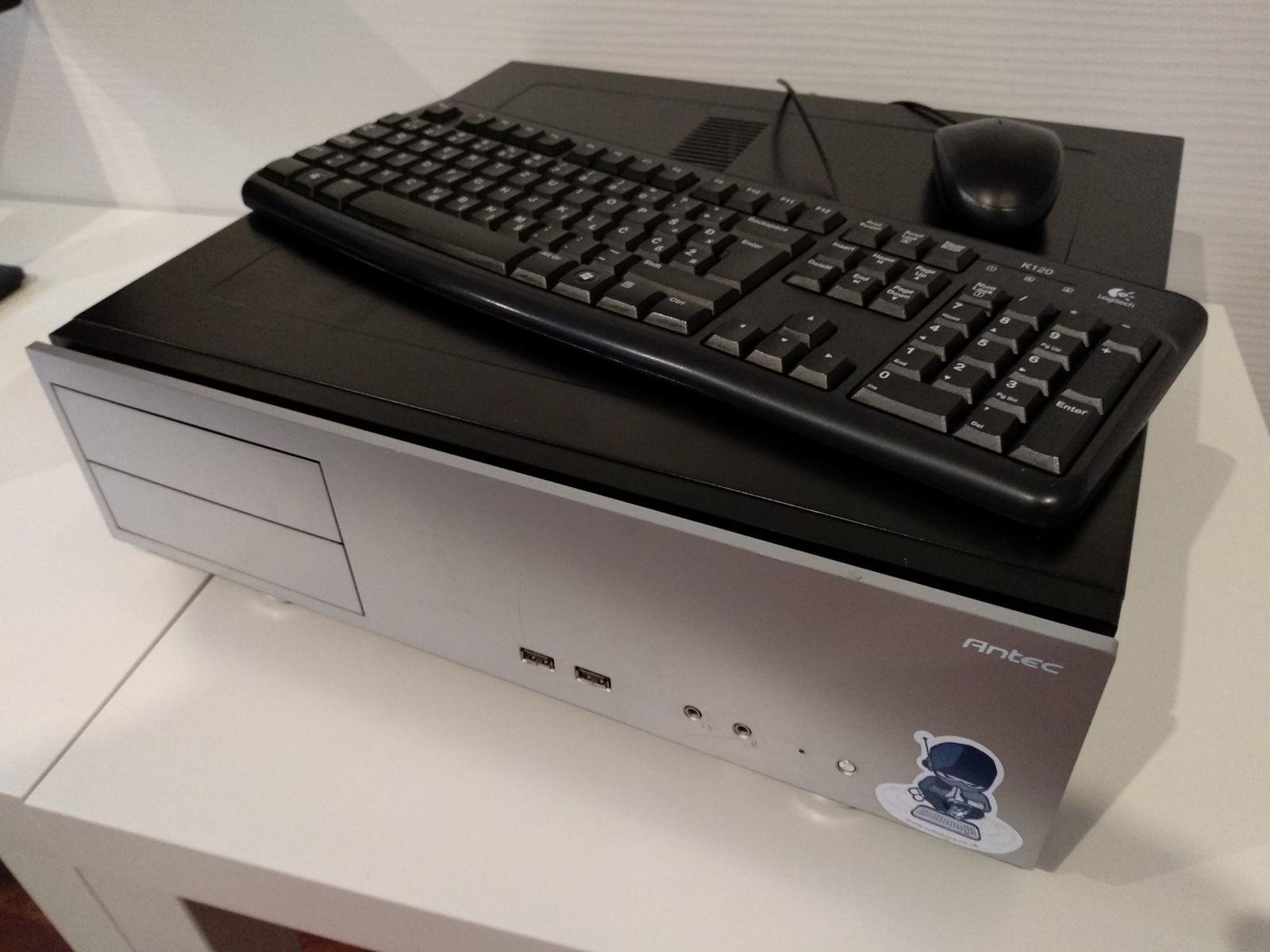 PC Intel Core 2 Duo, 4G RAM, 160G disk, nVidia GeForce 9600GT