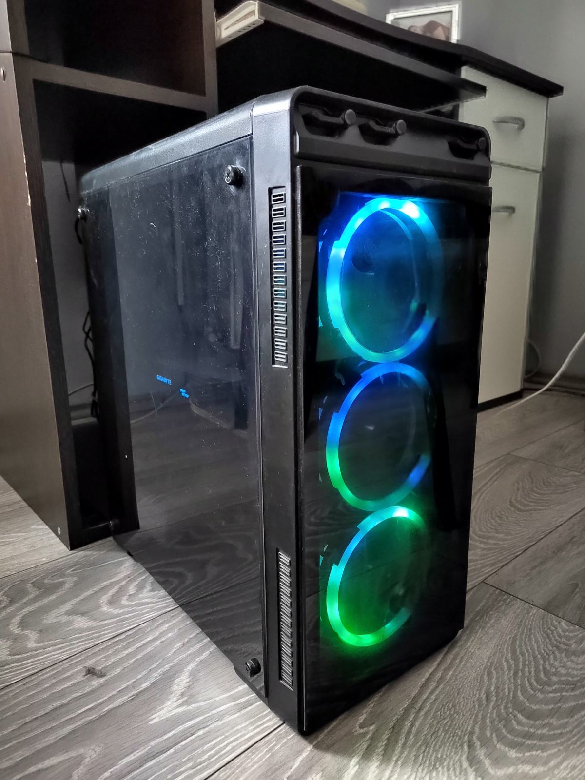 PC INTEL i3 7100, GeForce GTX 1050 Ti 4GB, 8GB RAM, SSD
