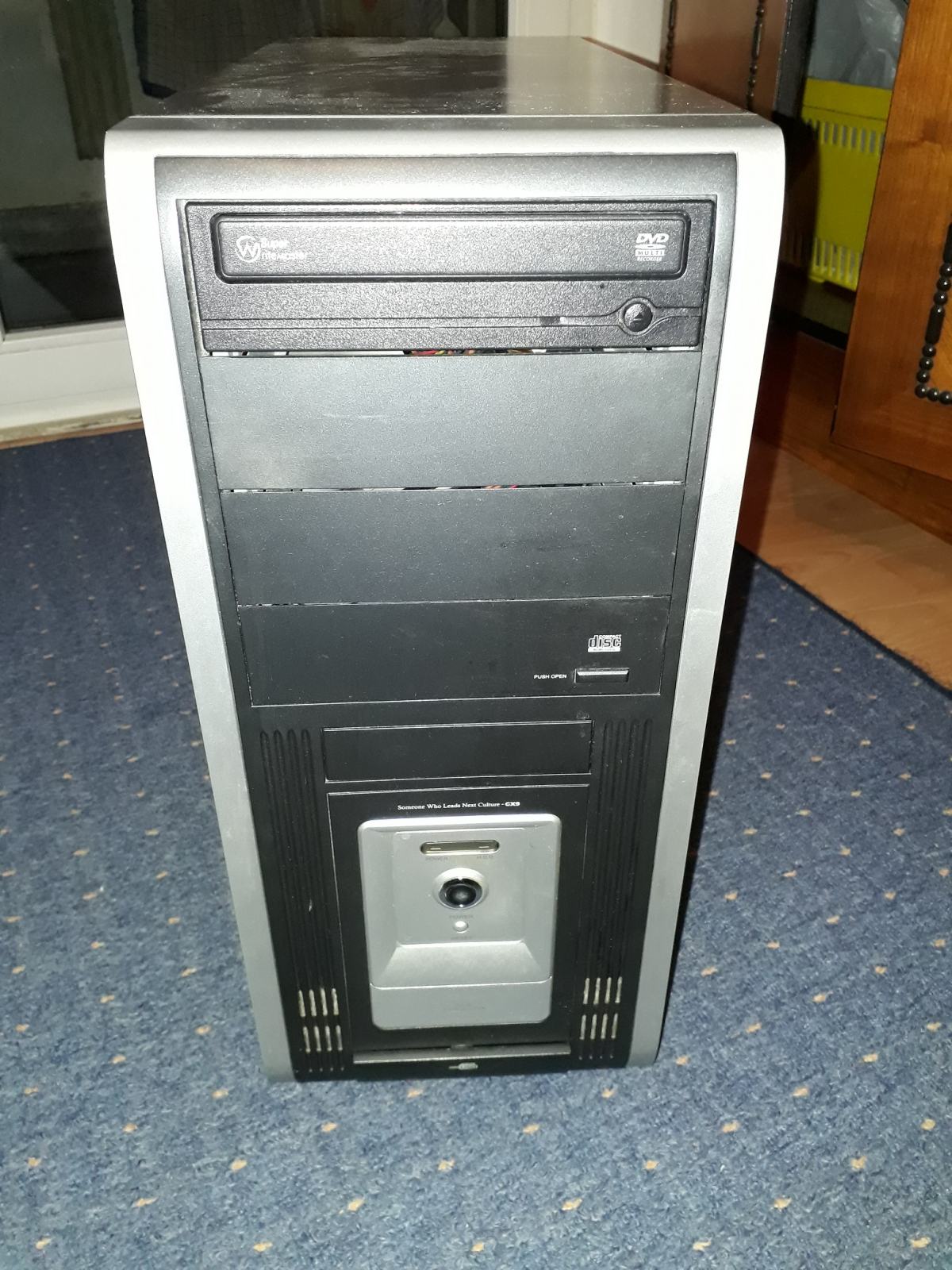 Intel P 4 ,GeForce210 ...+ monitor,miš,tipkovnica ...PRILIKA