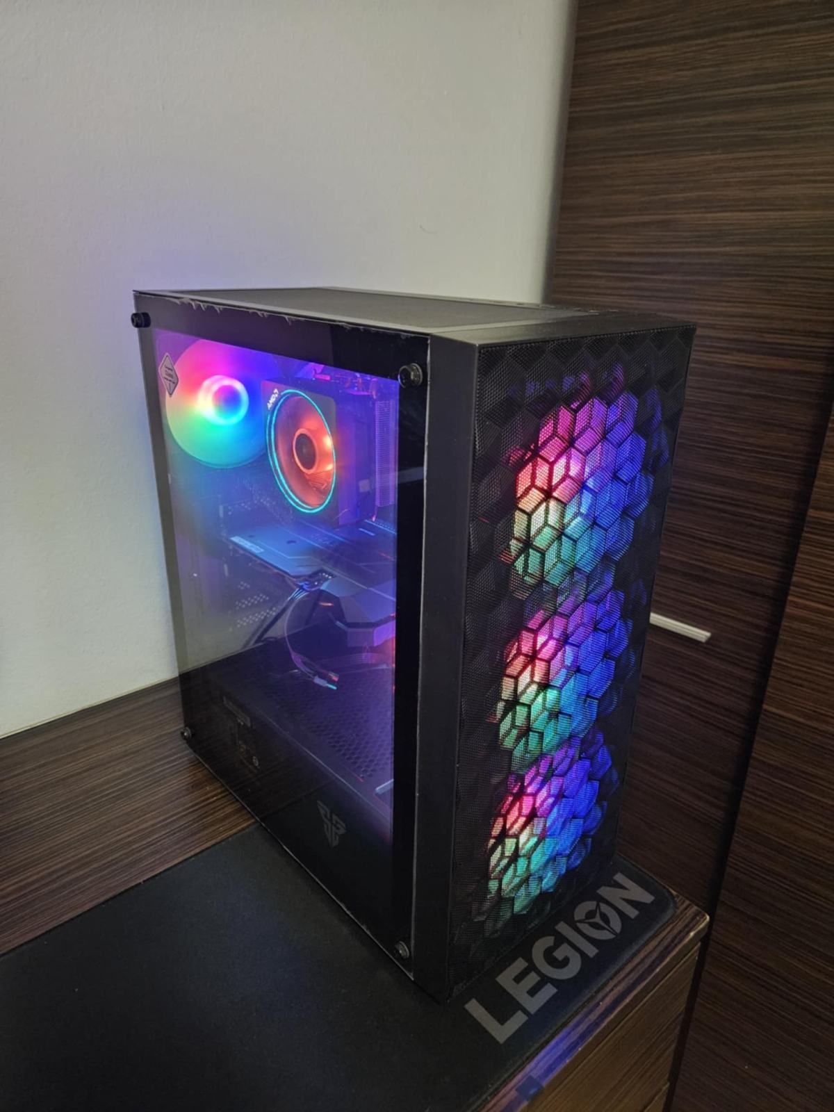 PC: RYZEN 7 3700X/B450 AORUS ELITE/16GB/1TB NVME/650W/ + RTX 2060 6GB