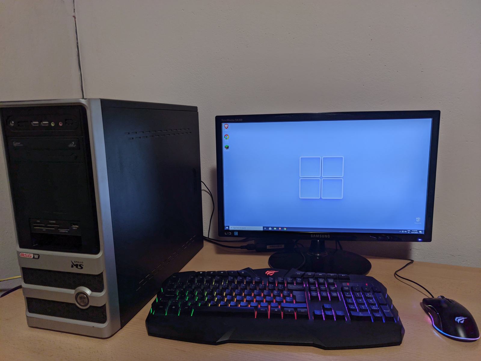 PC setup: Intel E3400/GeForce GT 710/4gb/500gb monitor i periferija