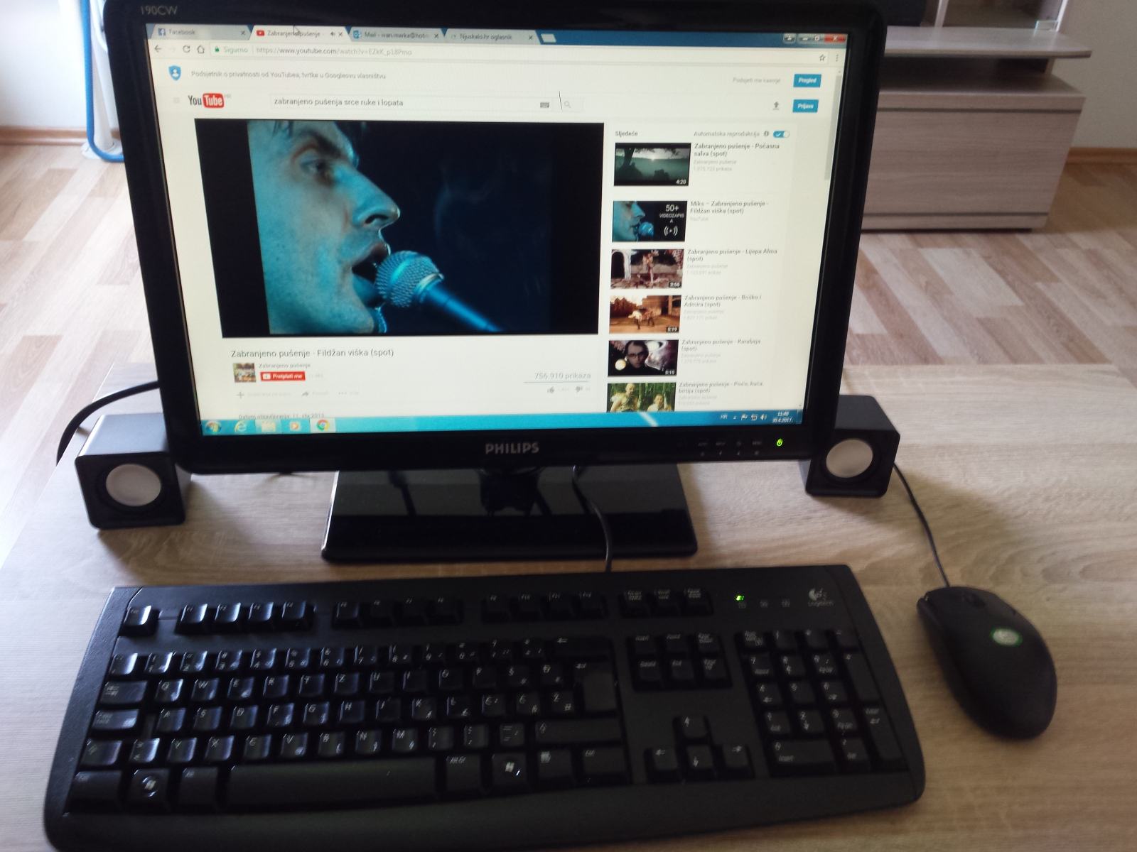 Racunalo, monitor, mis, tipkovnica i zvucnici u odlicnom stanju.