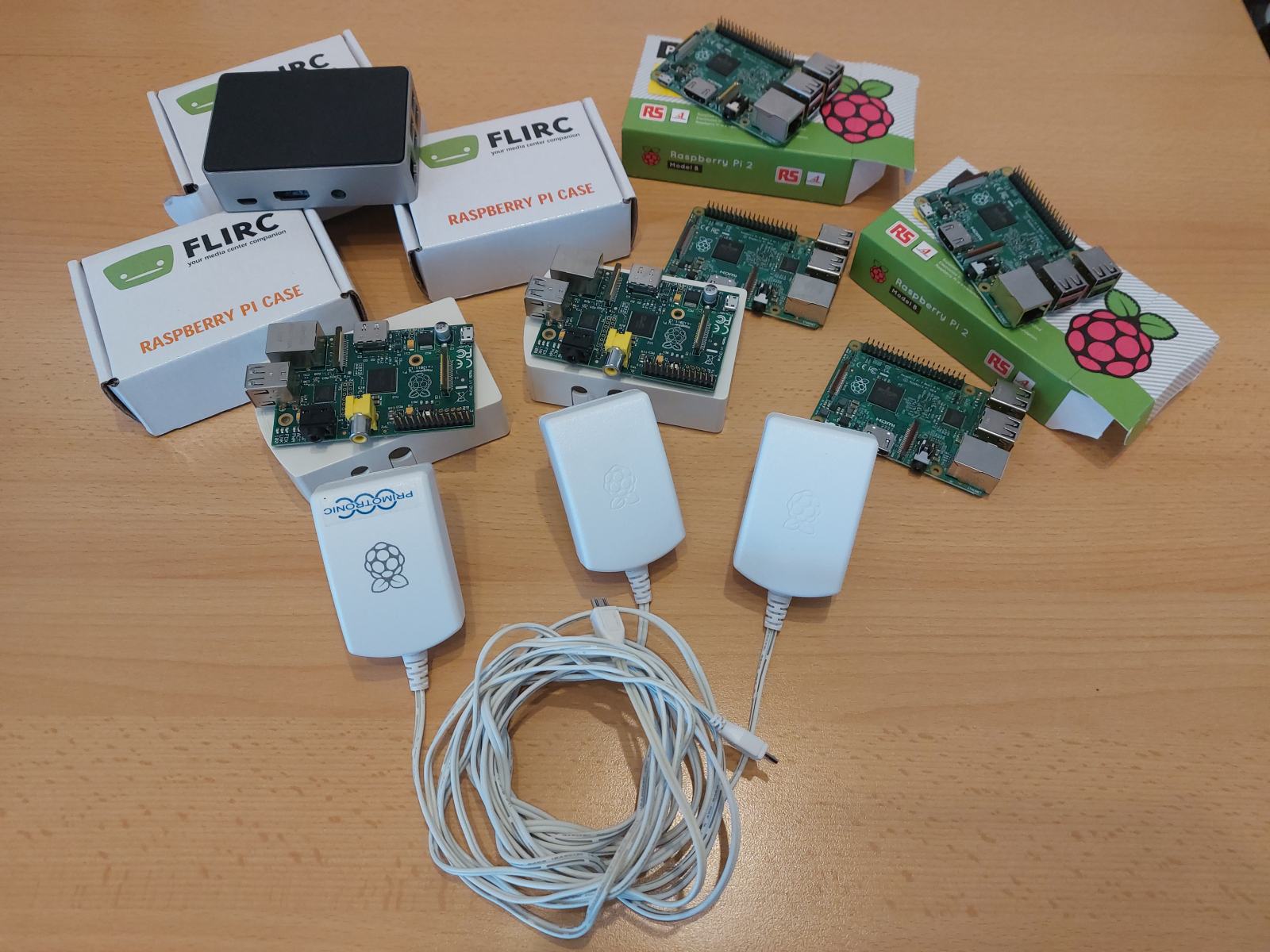 Raspberry Pi 2 Model B V1.1 / P1 (c) SET