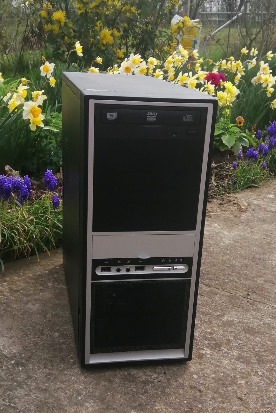 Retro Gaming Core Quad Q8200 4GB ddr2 NVidia GT8500