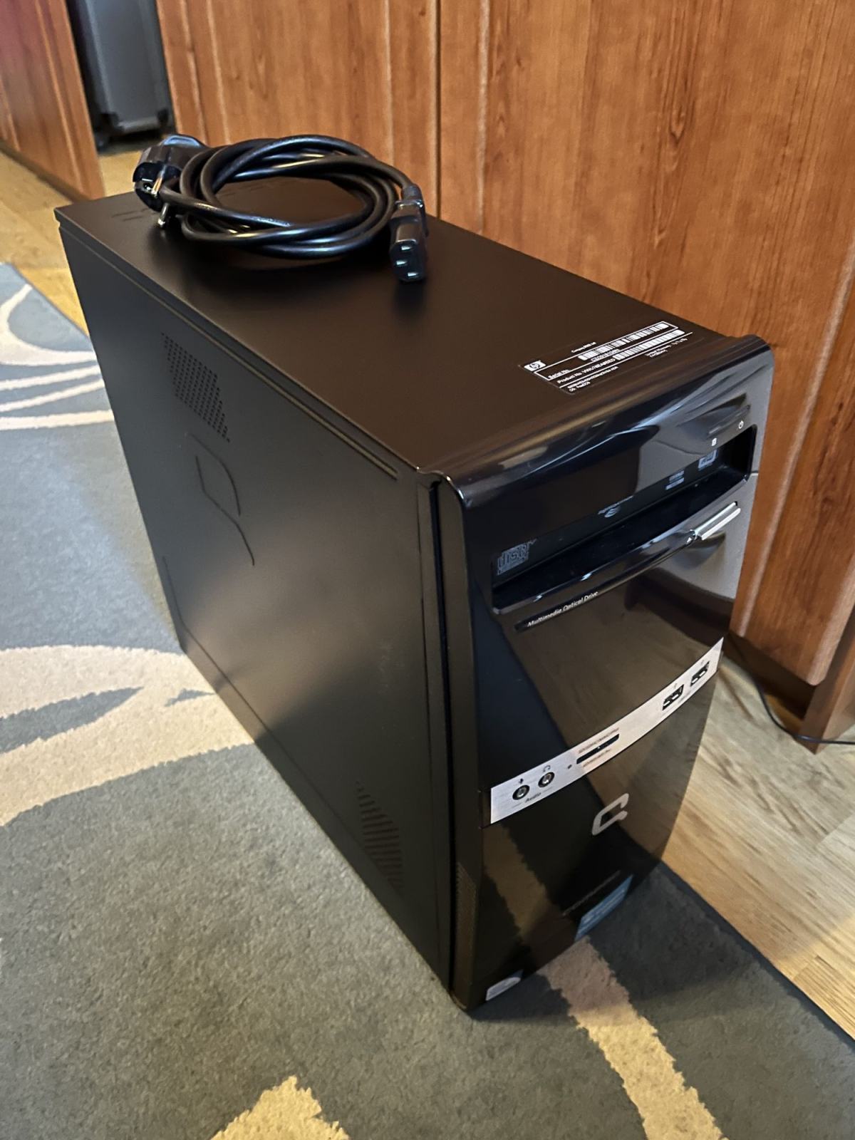 Stolno računalo HP 500B Microtower Business PC