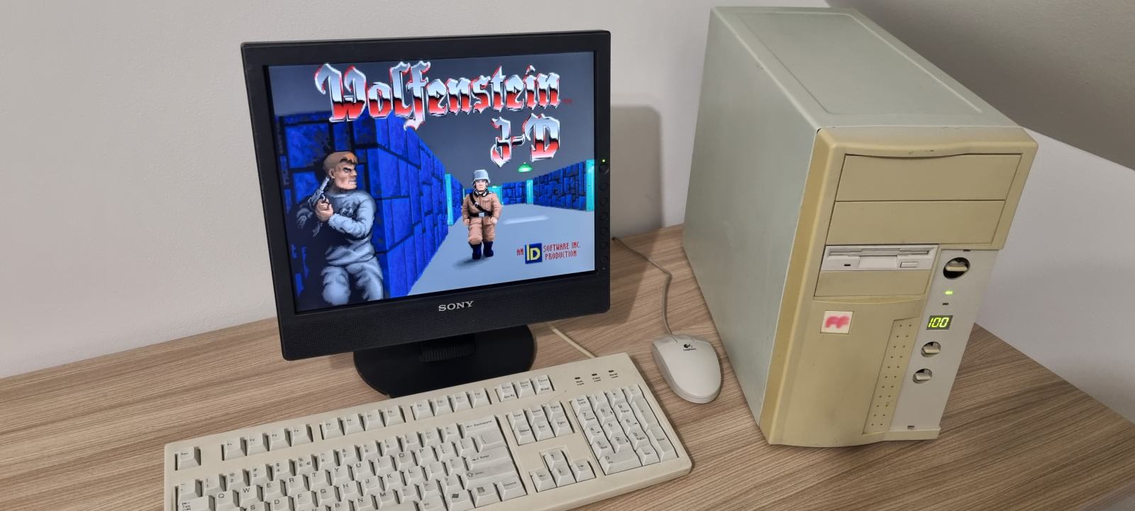 Vintage Retro PC 486DX4 100MHz + Sony 15 LCD