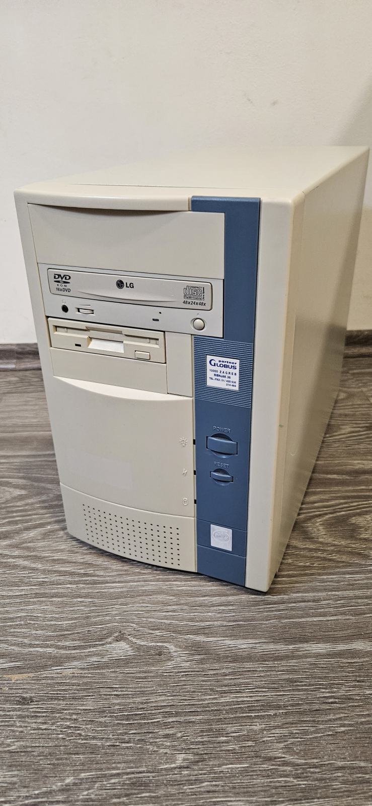 Vintage Retro PC Intel Pentium 3 1.266GHz/GF4 Ti4200 64Mb/512Mb/40Gb