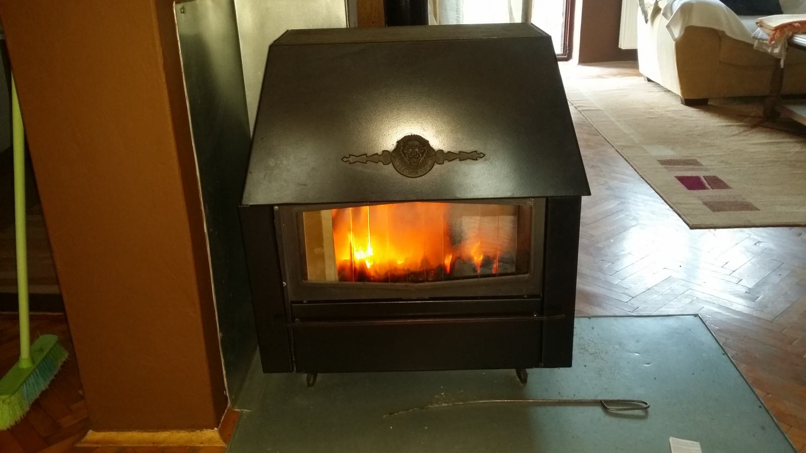 Plamen pec na drva