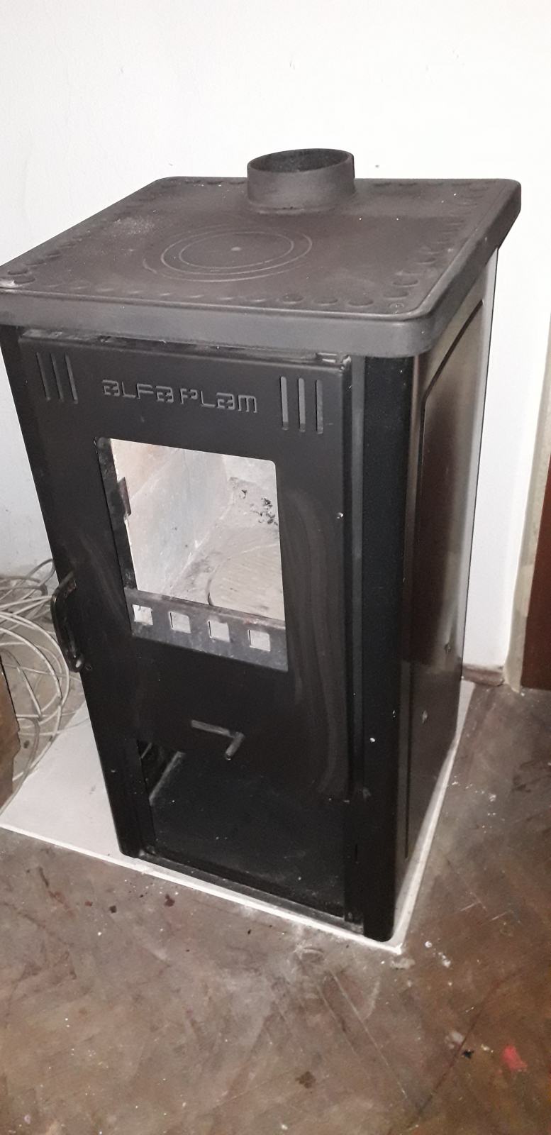 Prodajem pec ALFA PLAMEN ELITA 1 koristena samo 1 g