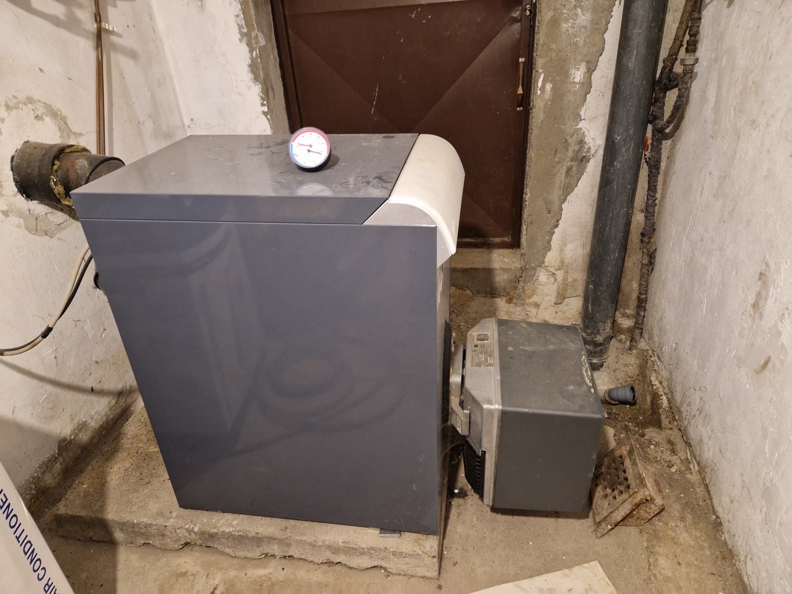 Riello peć na lož ulje sa spremnikom