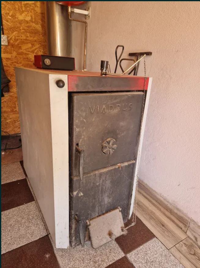 Viadrus 45 Kw . Peč za centralno