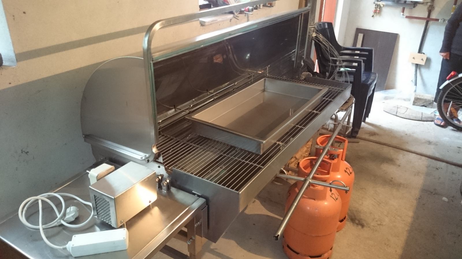 Heatlie Roaster R3000 - pokretna pečenjara