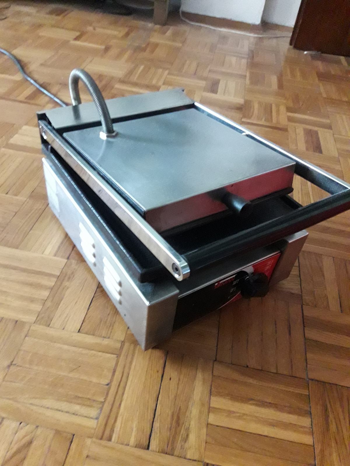 Profesionalni toster