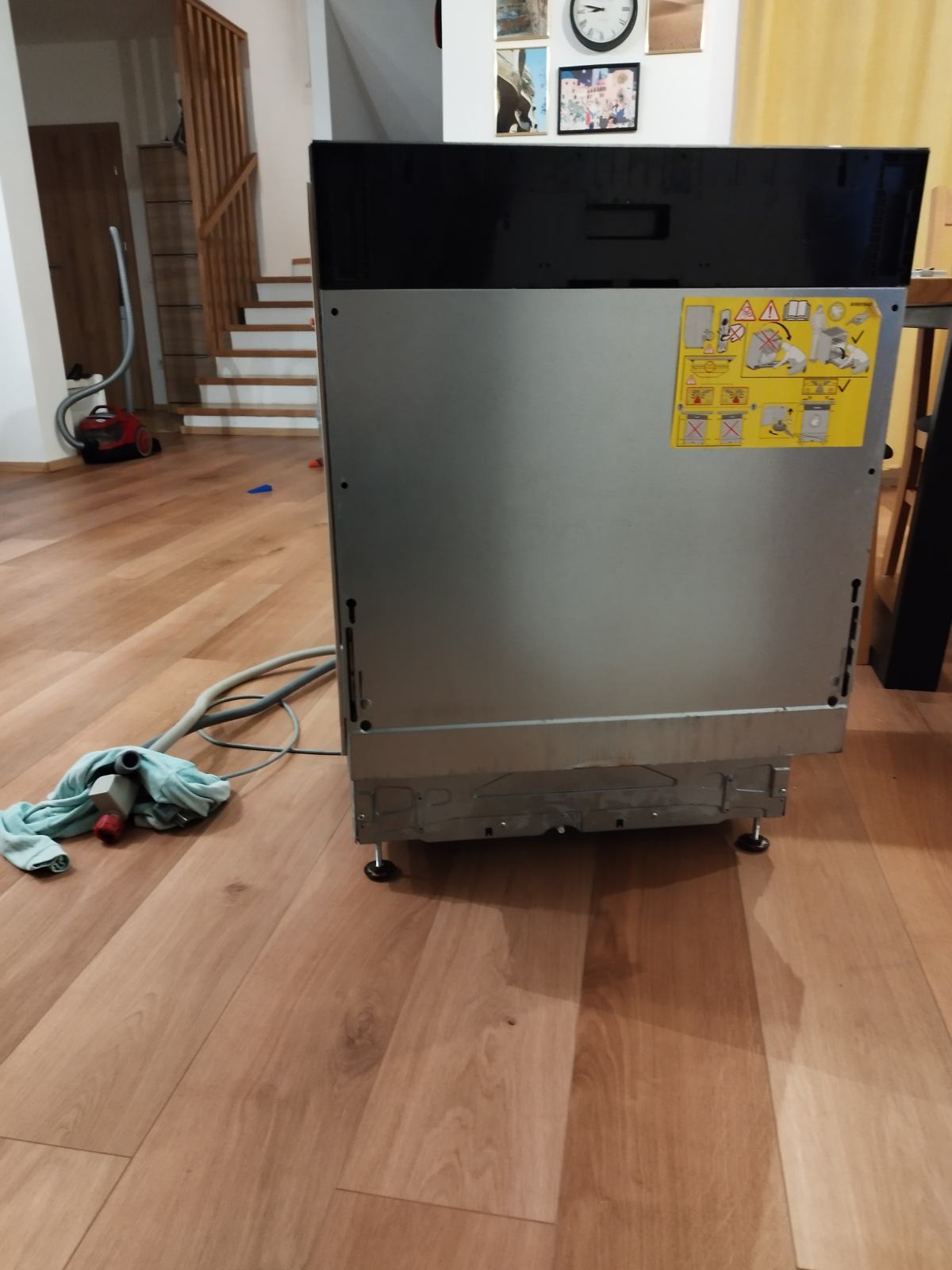 PRODAJEM Electrolux EEA27200L Perilicu koja donekle radi