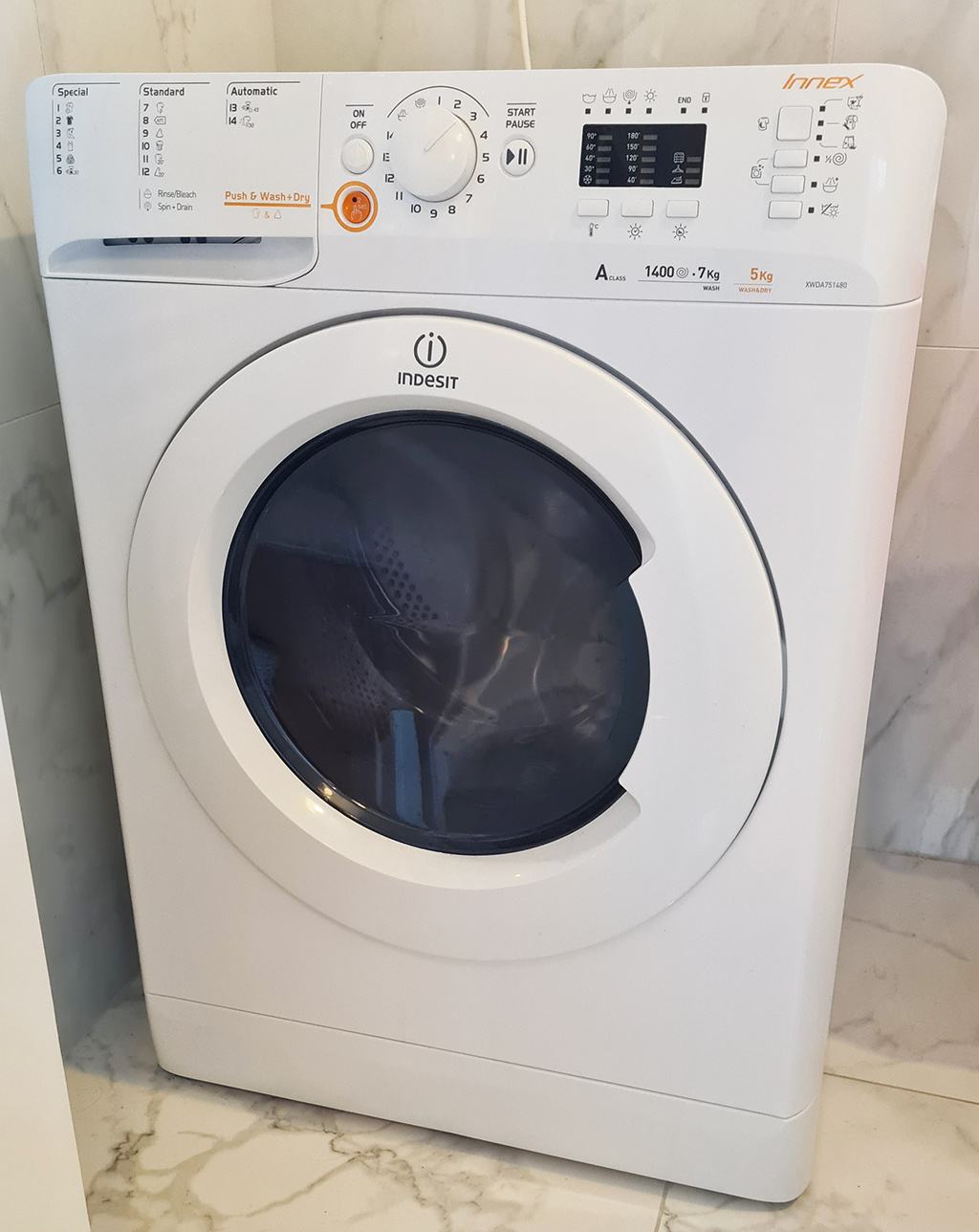 Indesit XWDA751480 -perilica i sušilica rublja 7kg, kao nova, ispravna