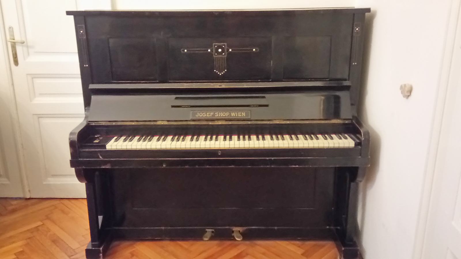 Antikni pianino Josef Skop Wien