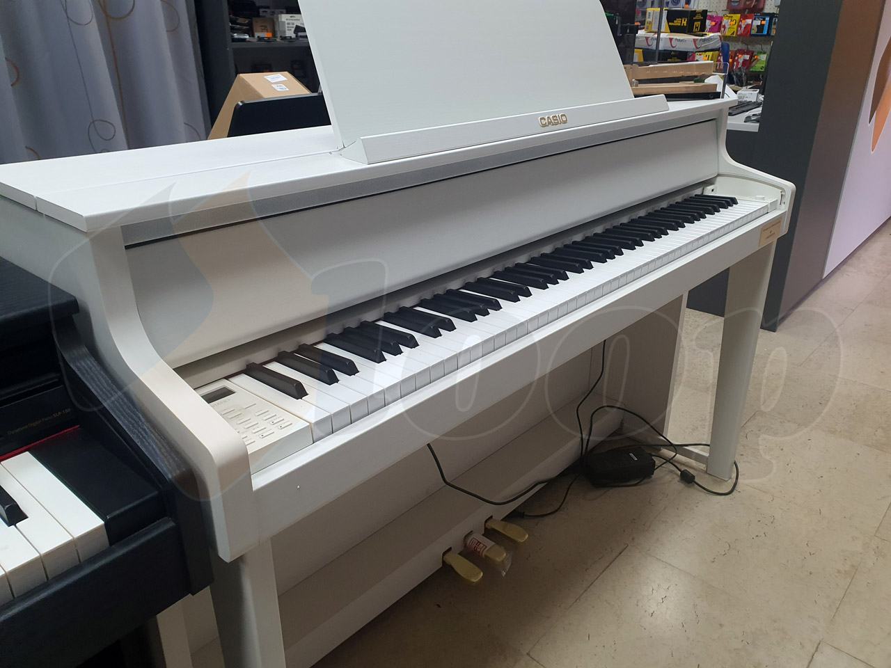 Casio GP-310 WE Celviano Grand Hybrid - izložbeni primjerak