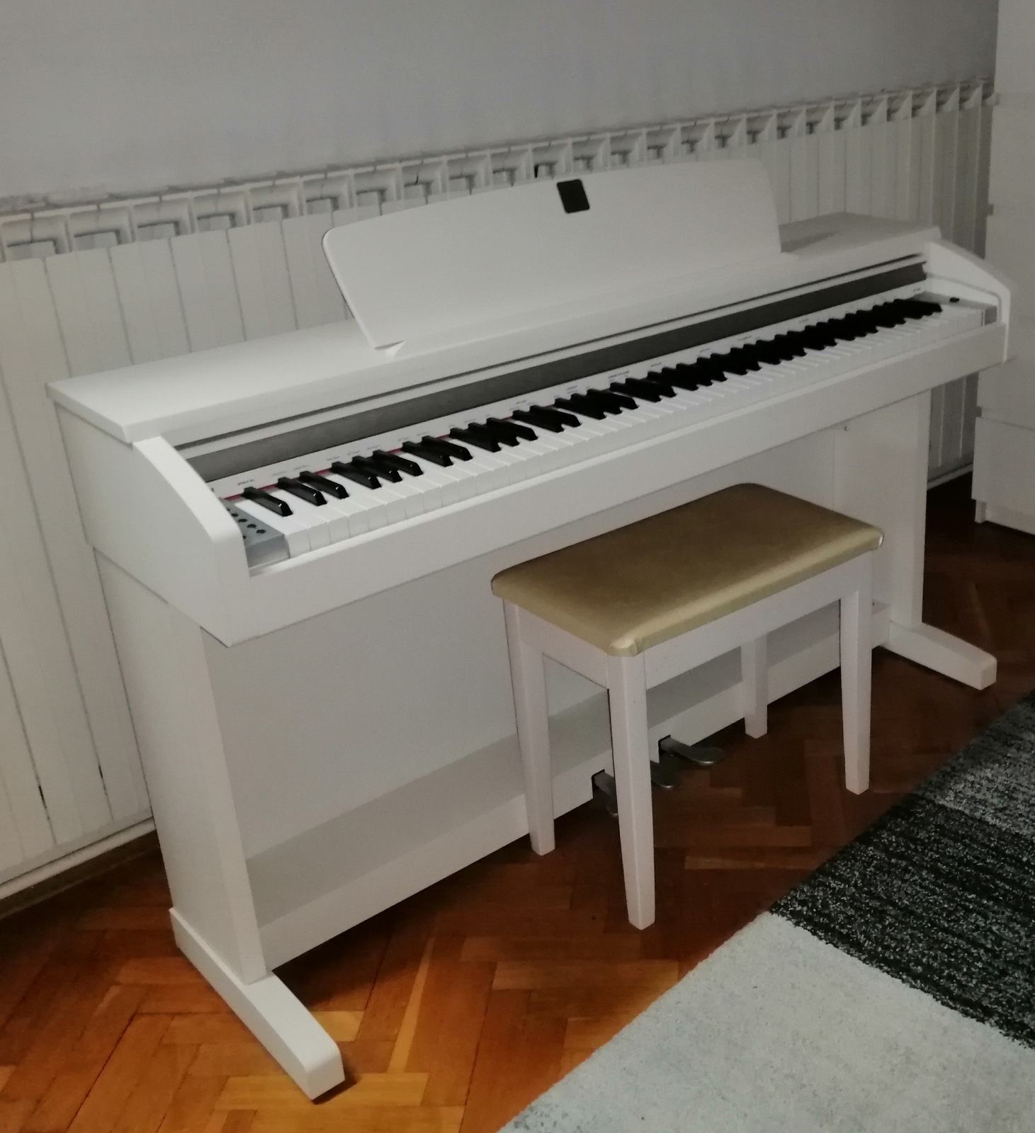 DYNATONE SLP - 210 WH pianino sa stolicom