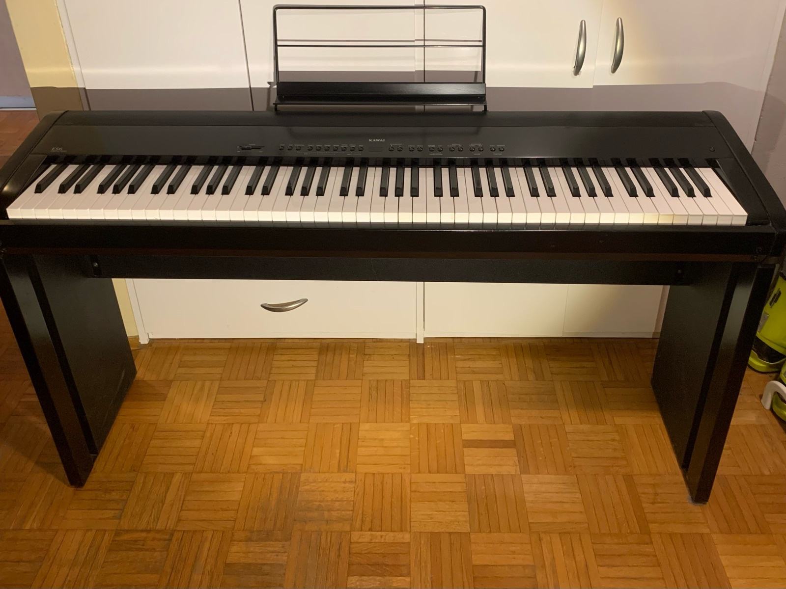 Kawai ES6, elektricni pianino