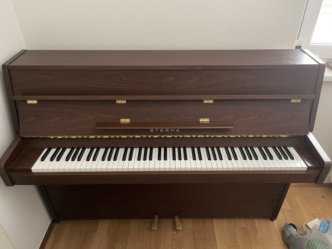 Pianino Eterna Yamaha