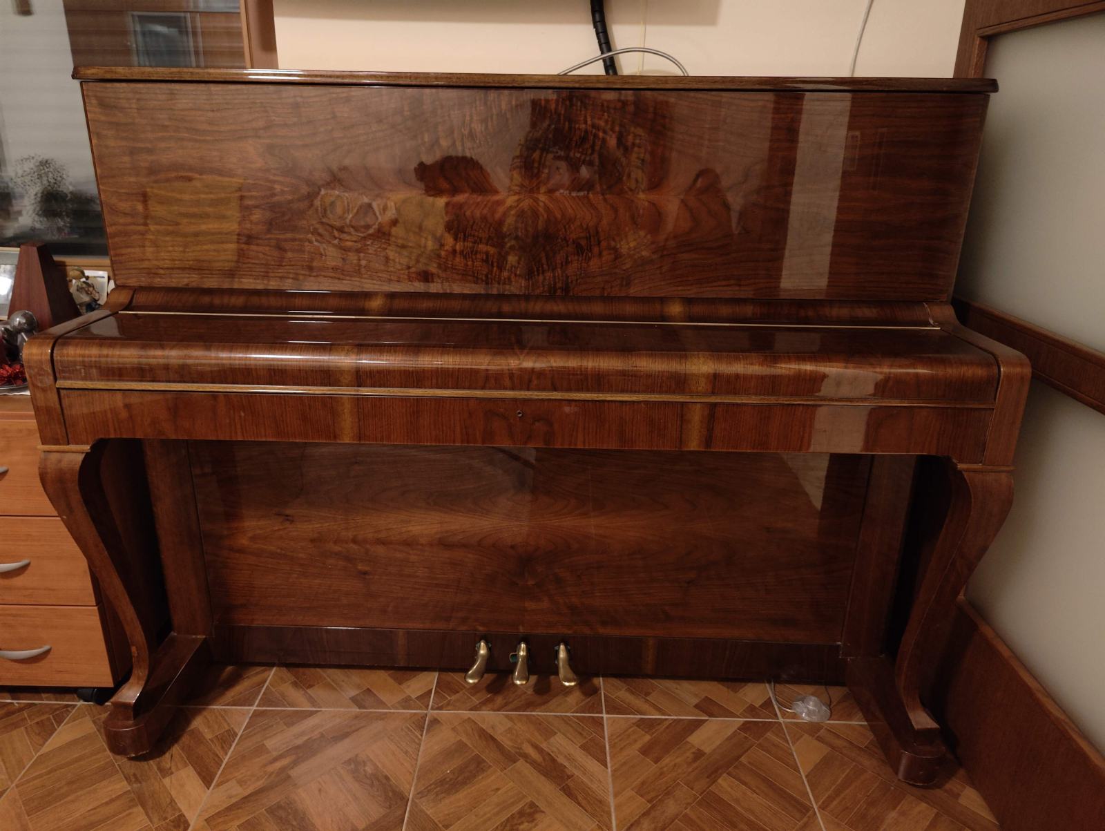 Pianino Petrof P114 Polochipp