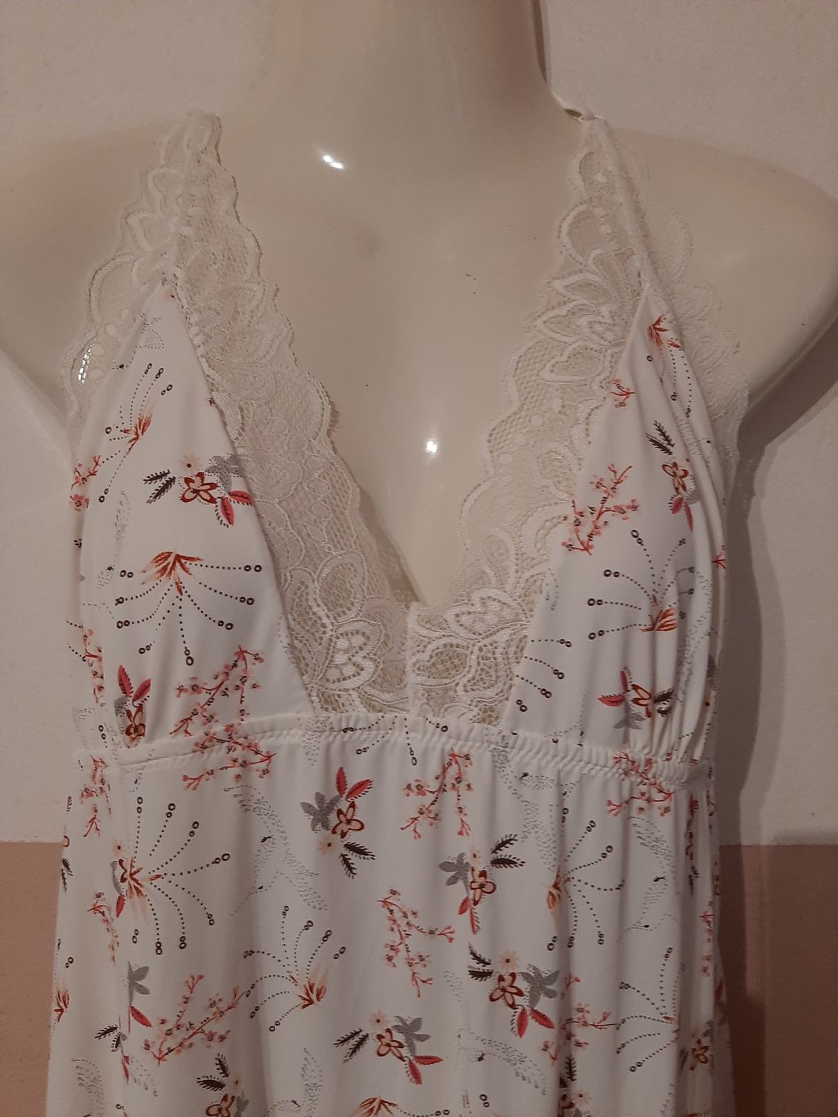 Nova ženska spavaćica