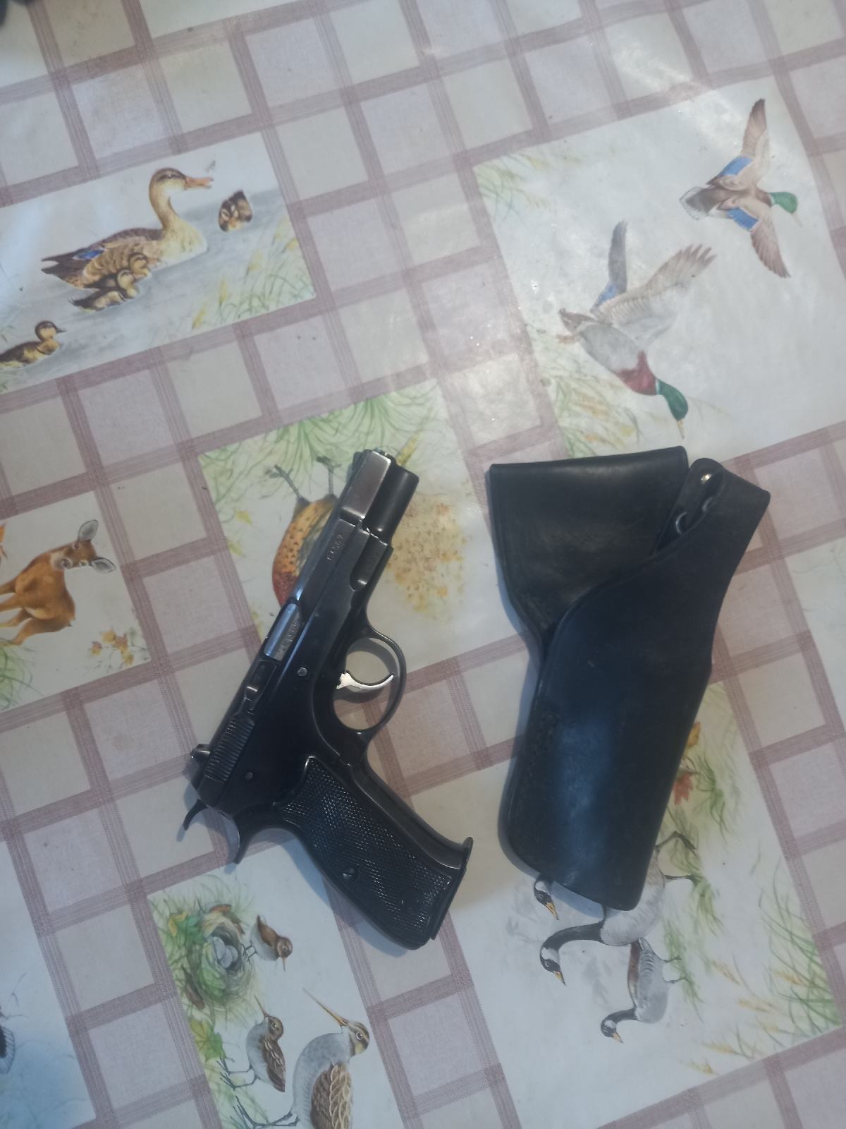 ČEŠKA ZBROJEVKA MODEL 75 KALIBAR 9x19