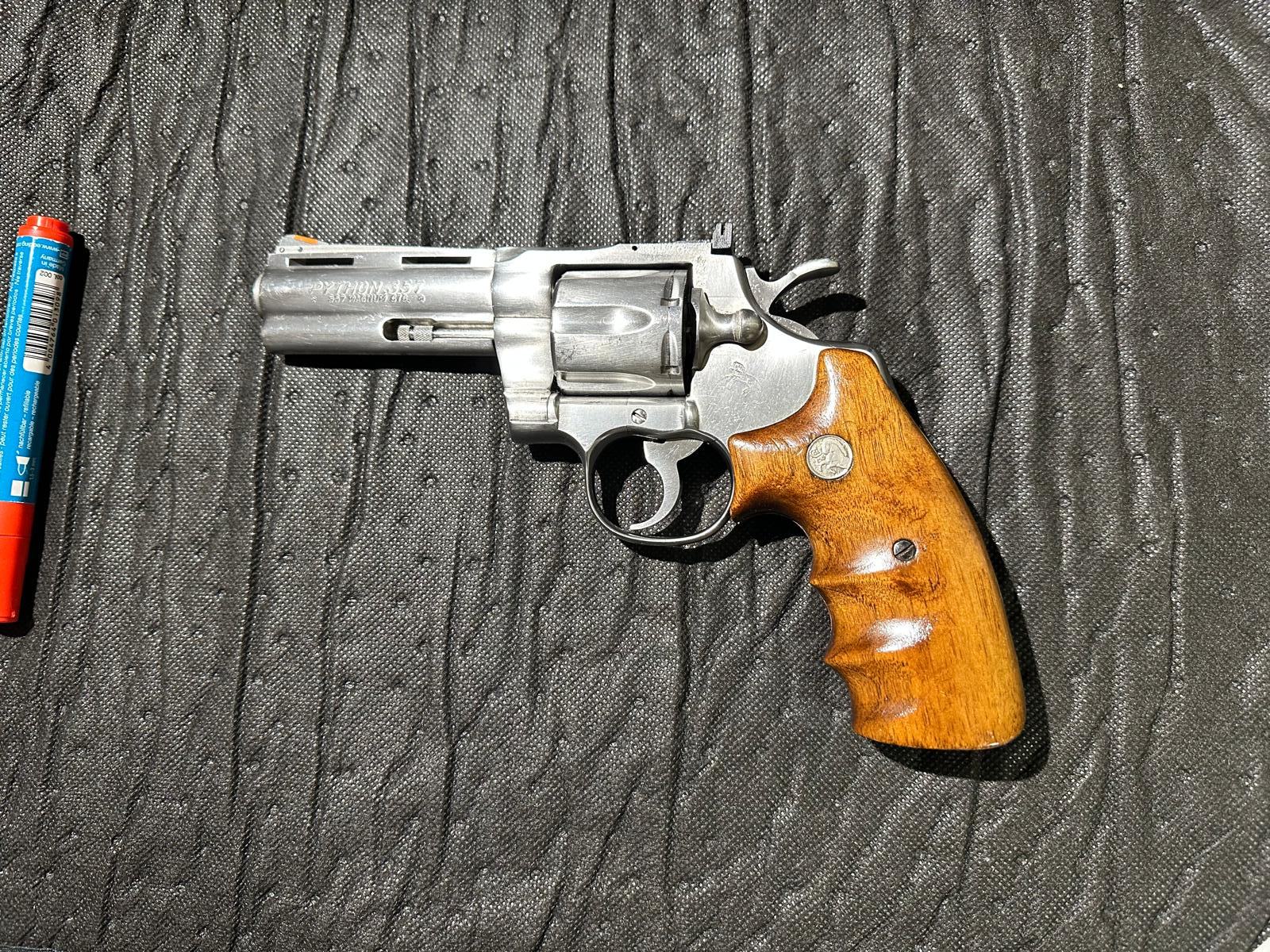 Colt Python 1990.g. .357Mag. stainless steel 4“
