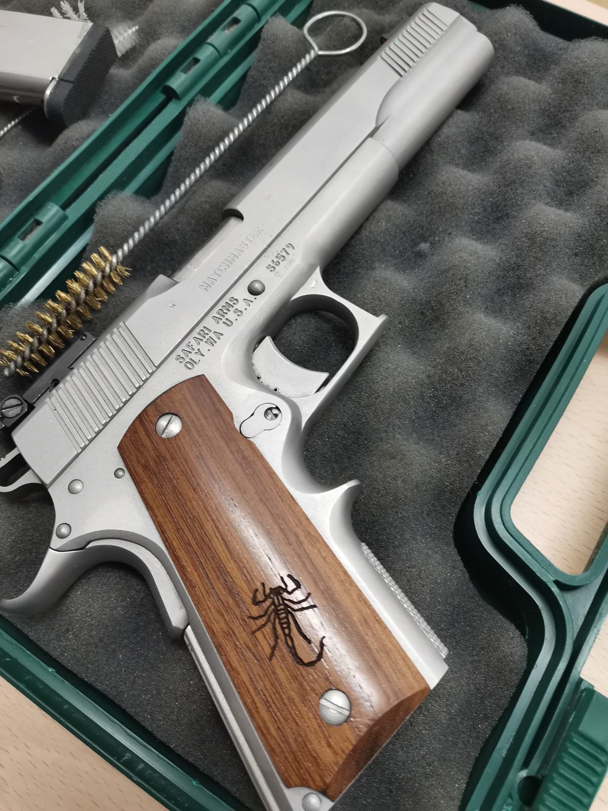 Pištolj .45 ACP Safari arms