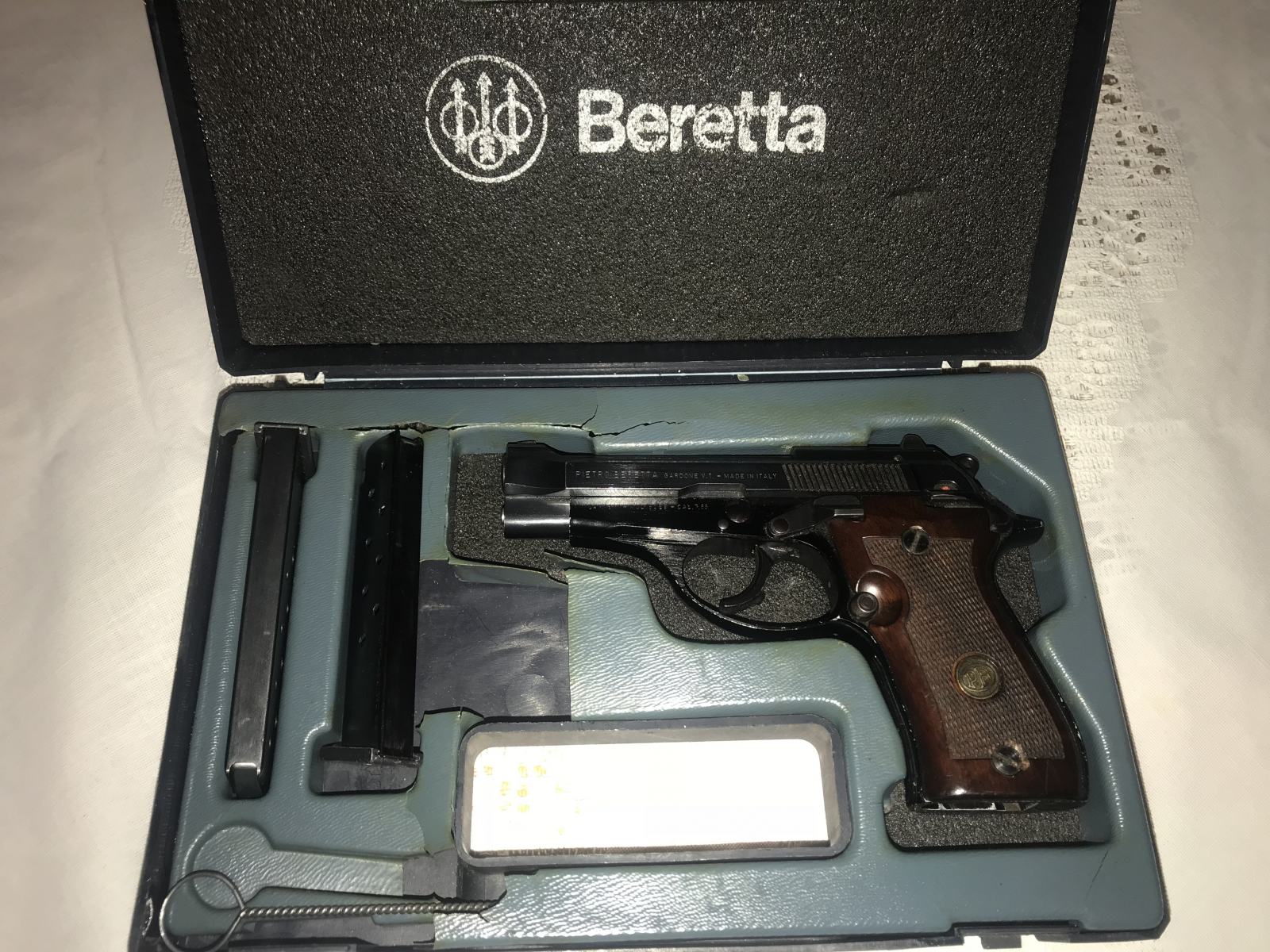 Pištolj Beretta 82 BB