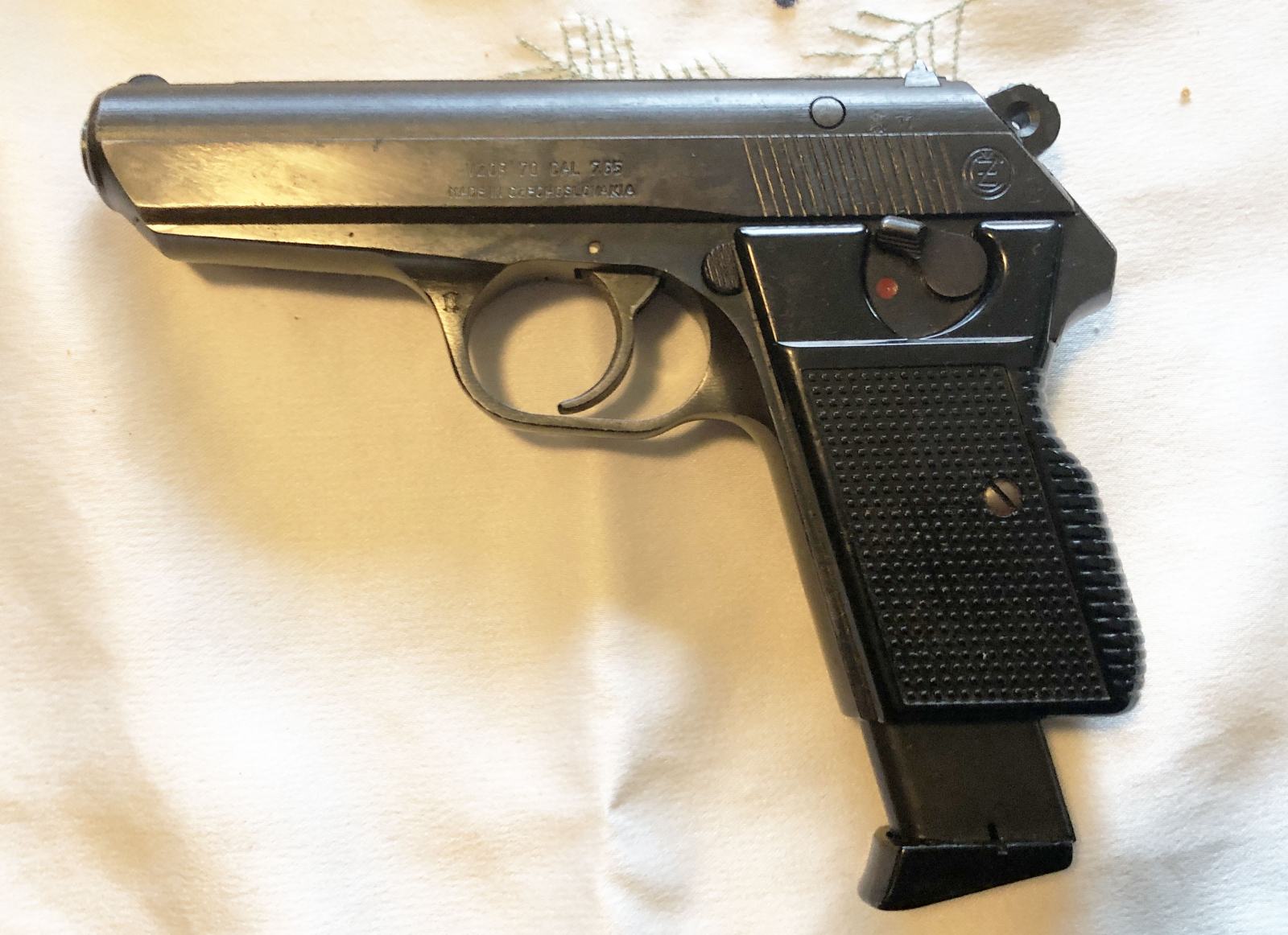 PIŠTOLJ ČZ VZ.70 (cal 7.65)