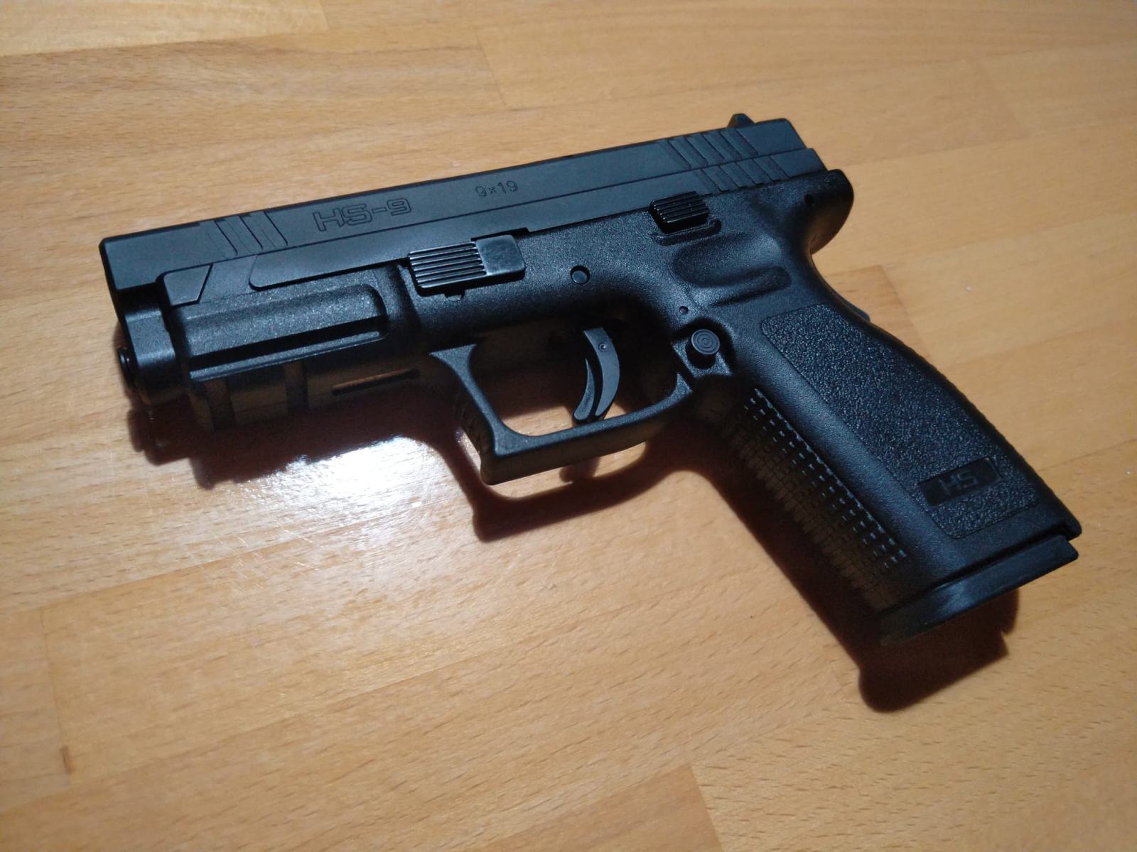 Pištolj HS-9 cal. 9x19