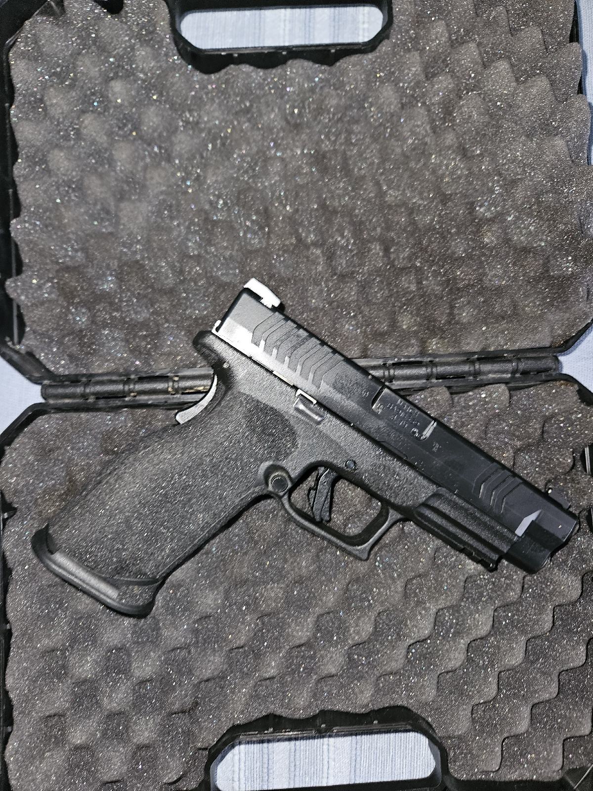 Pištolj Hs sf19 4,5