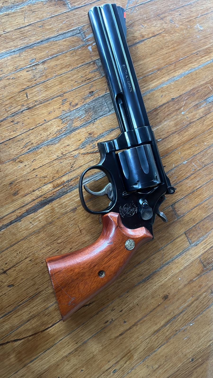 REVOLVER SMITH & WESSON 586