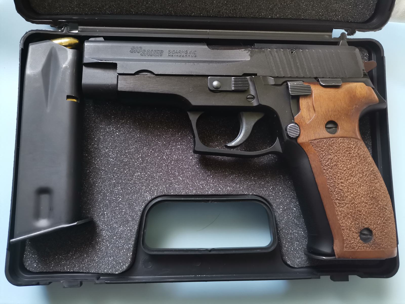 Sig Sauer P226 pištolj