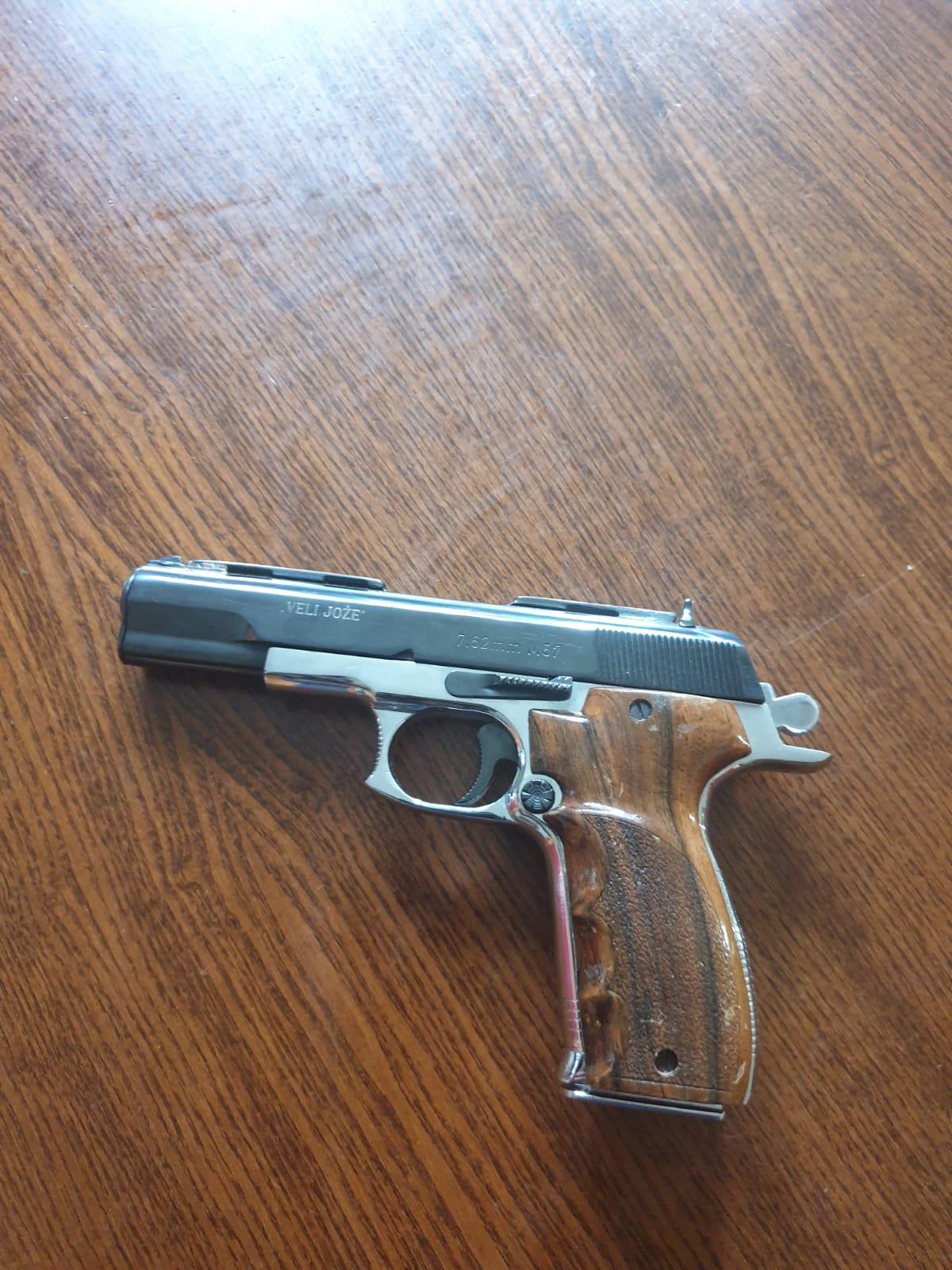 Pištolj TT Crvena Zastava 7,62 TETEJAC